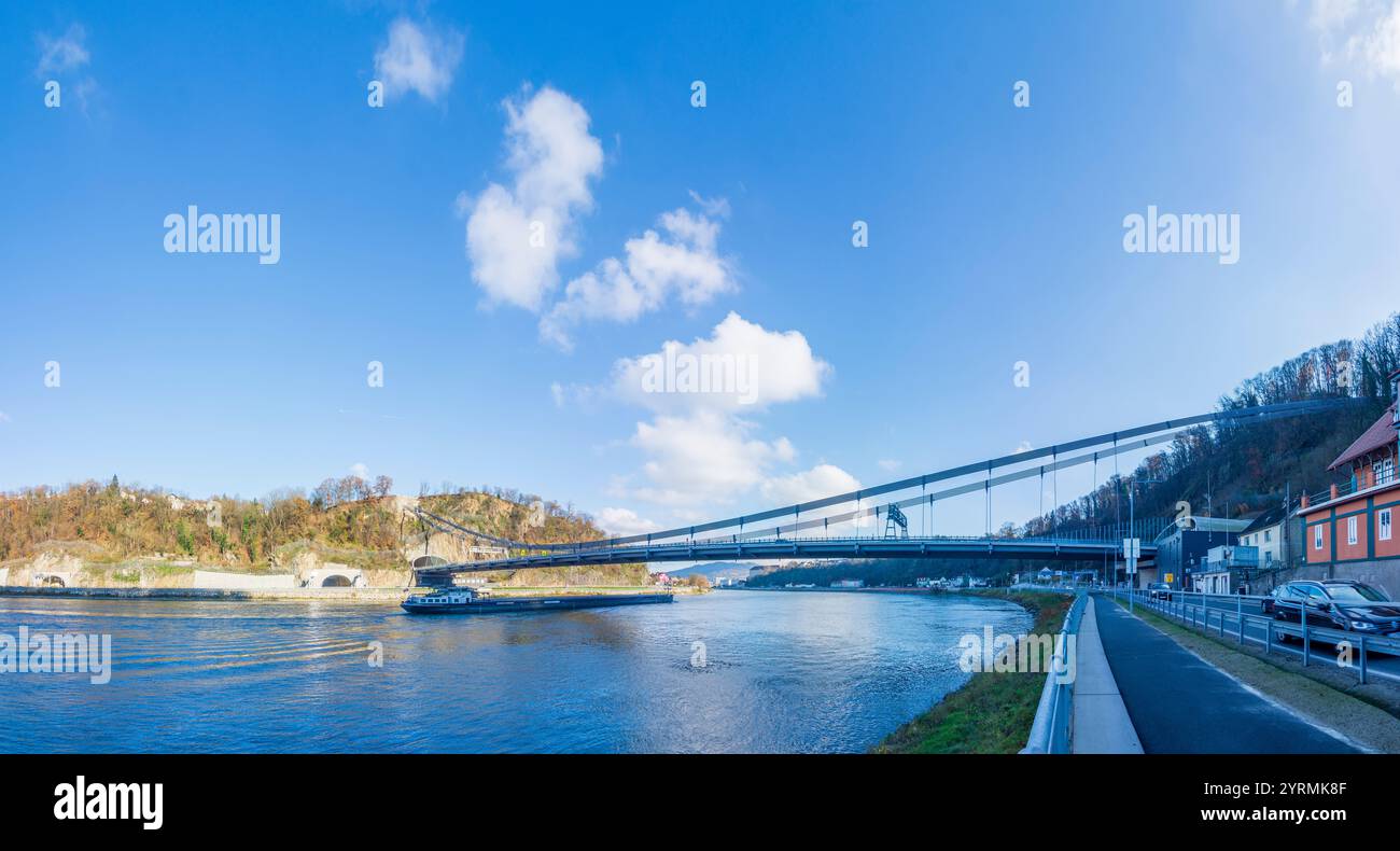 Linz: freeway A26 bridge Donautalbrücke, the bridge is the longest ...
