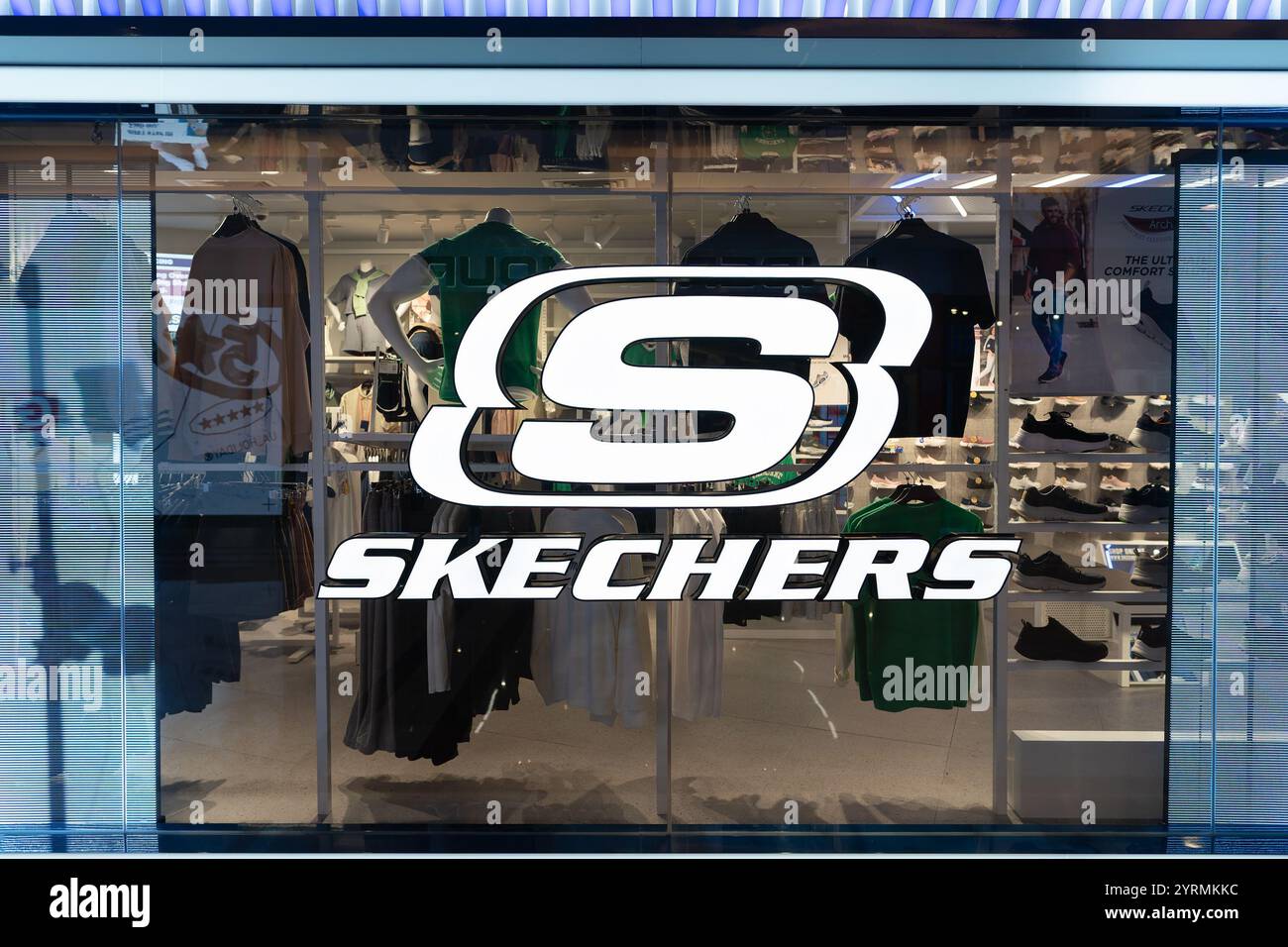 Skechers sign hi-res stock photography and images - Alamy