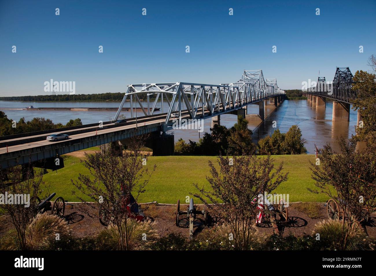 USA, Mississippi, Vicksburg, I-20 Highway and US-80 bridges across the ...