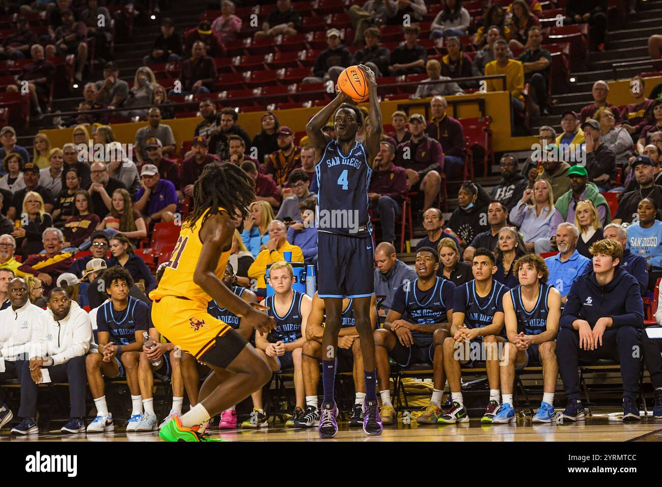 David simon basketball hi-res stock photography and images - Alamy