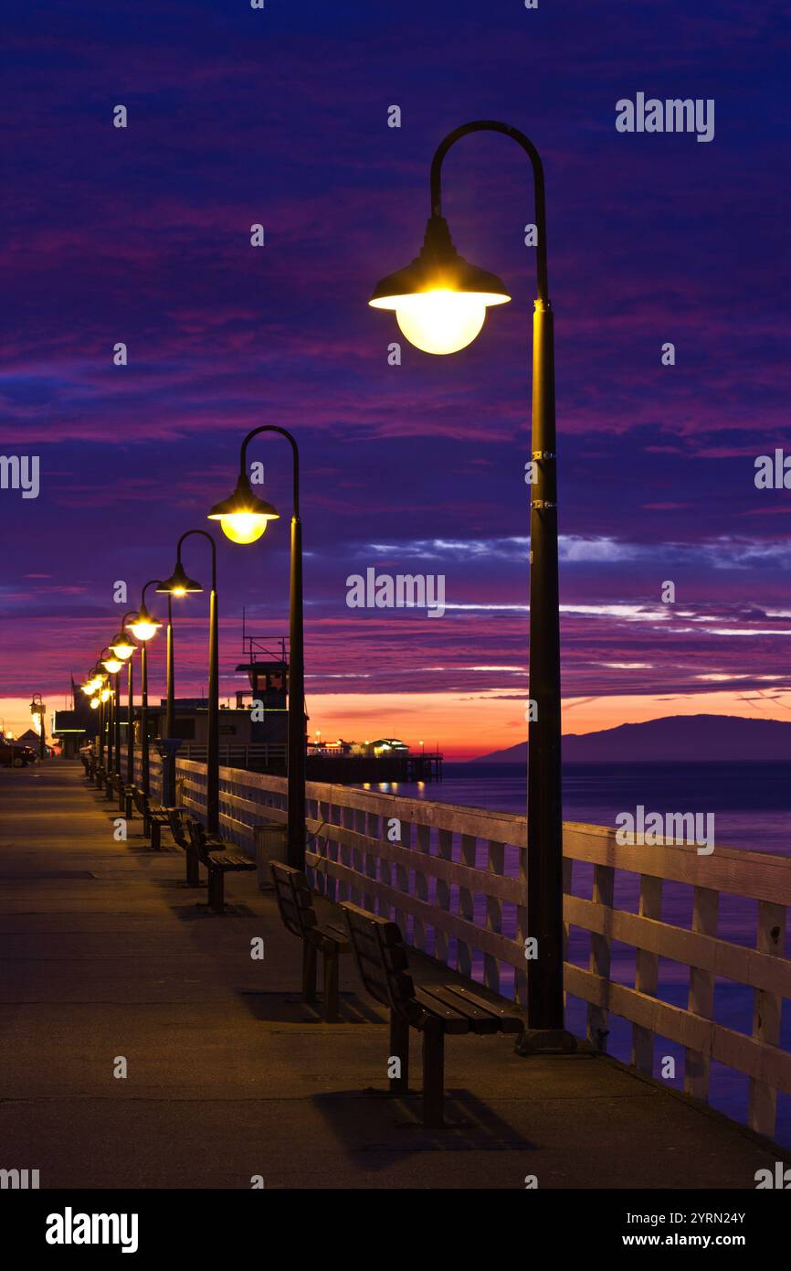 Municipal wharf and beach hi-res stock photography and images - Alamy