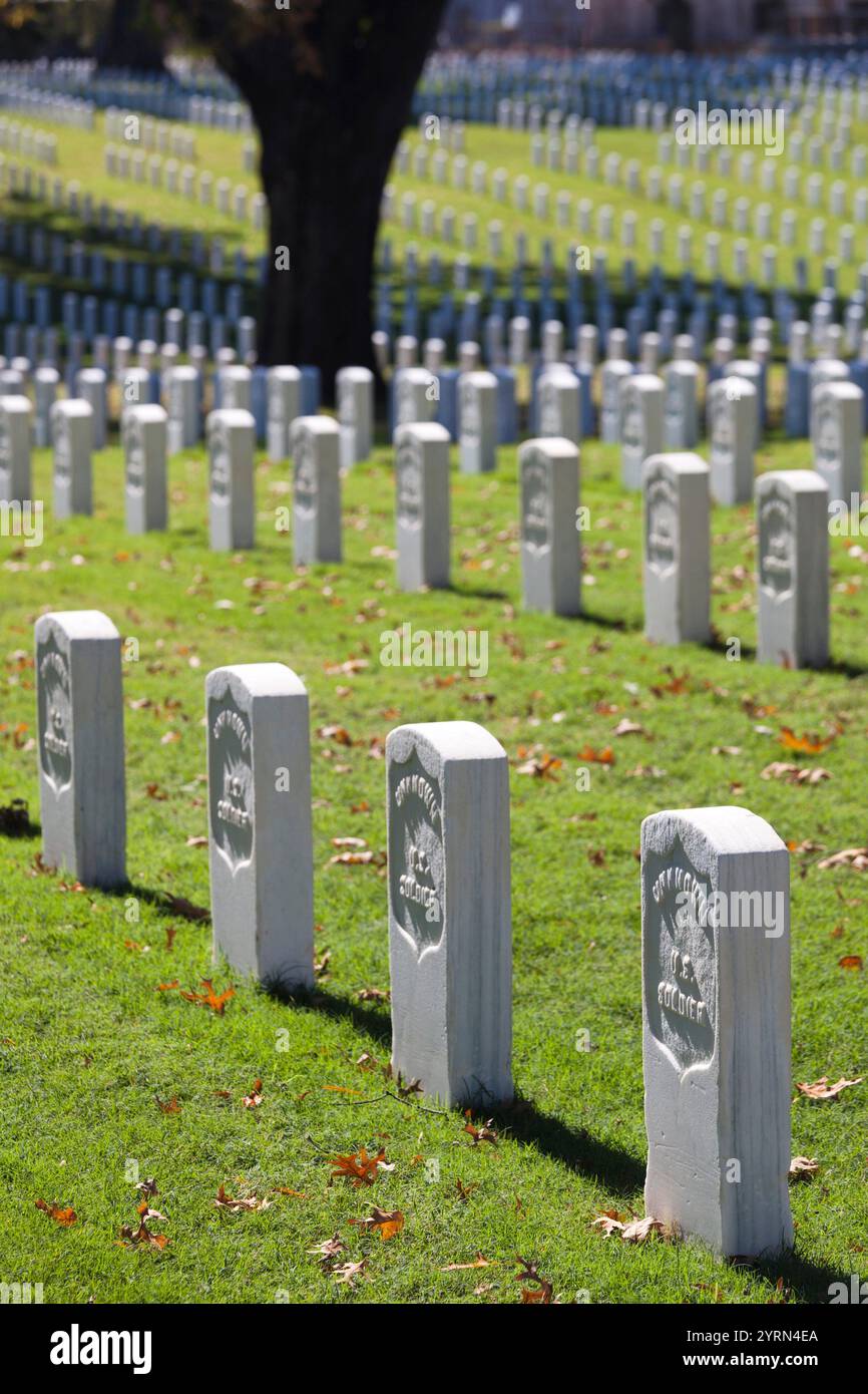 USA, Arkansas, Little Rock, Little Rock National Cemetery, soldiers ...
