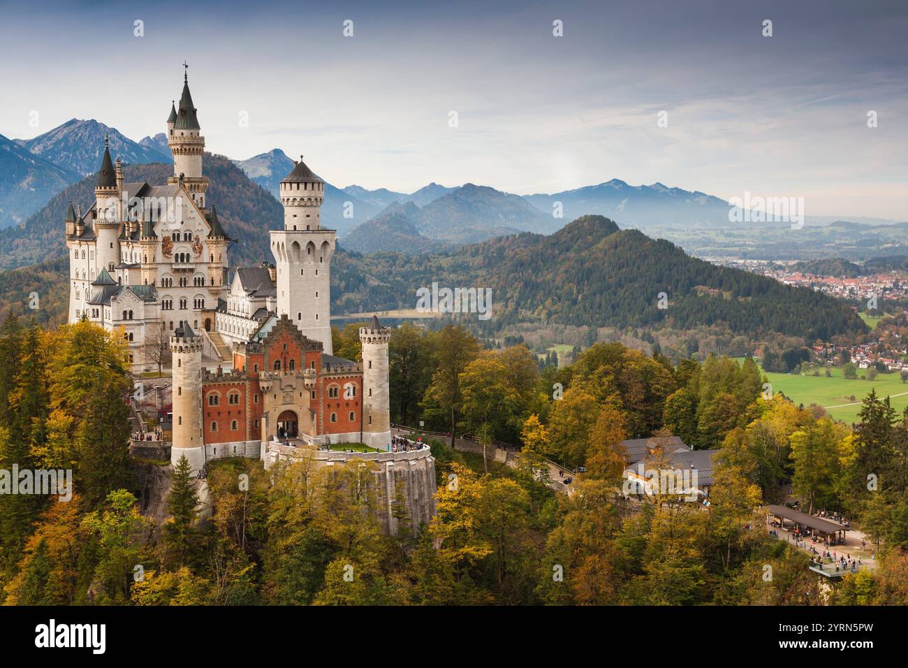 Germany, Bavaria, Hohenschwangau, Schloss Neuschwanstein castle ...