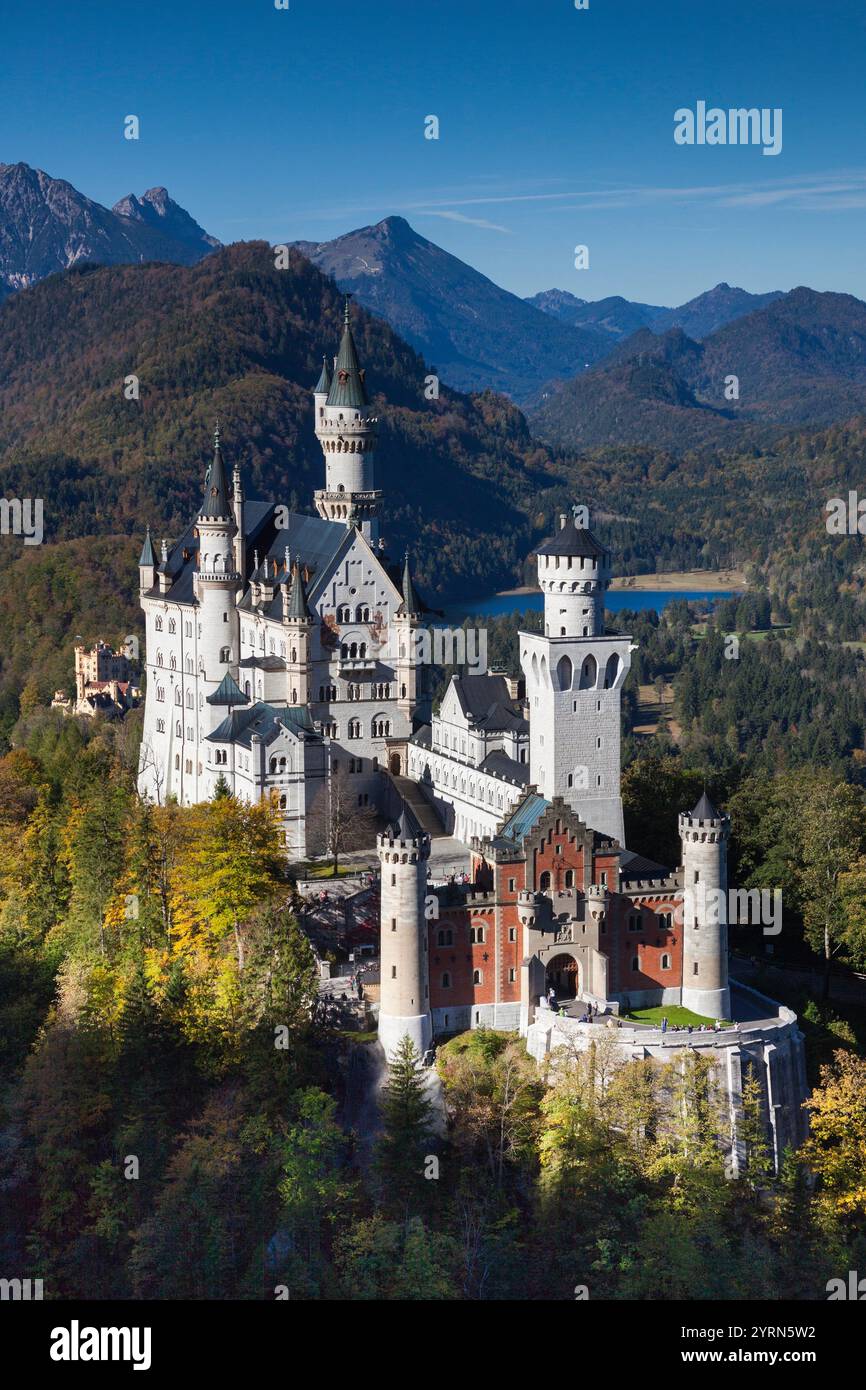Germany, Bavaria, Hohenschwangau, Schloss Neuschwanstein castle ...