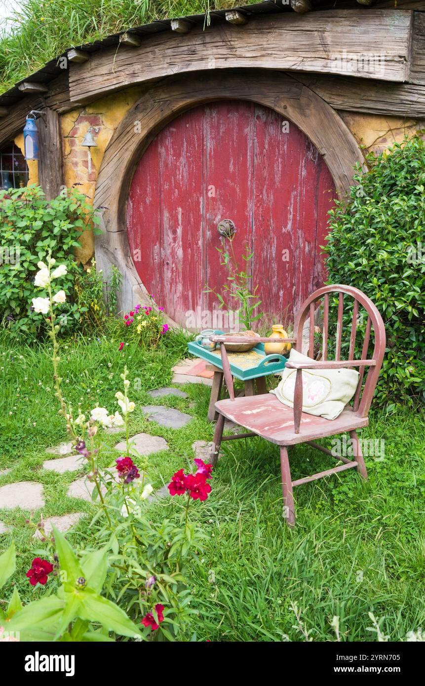 New Zealand, North Island, Matamata, Hobbiton Movie Set, Hobbit house ...