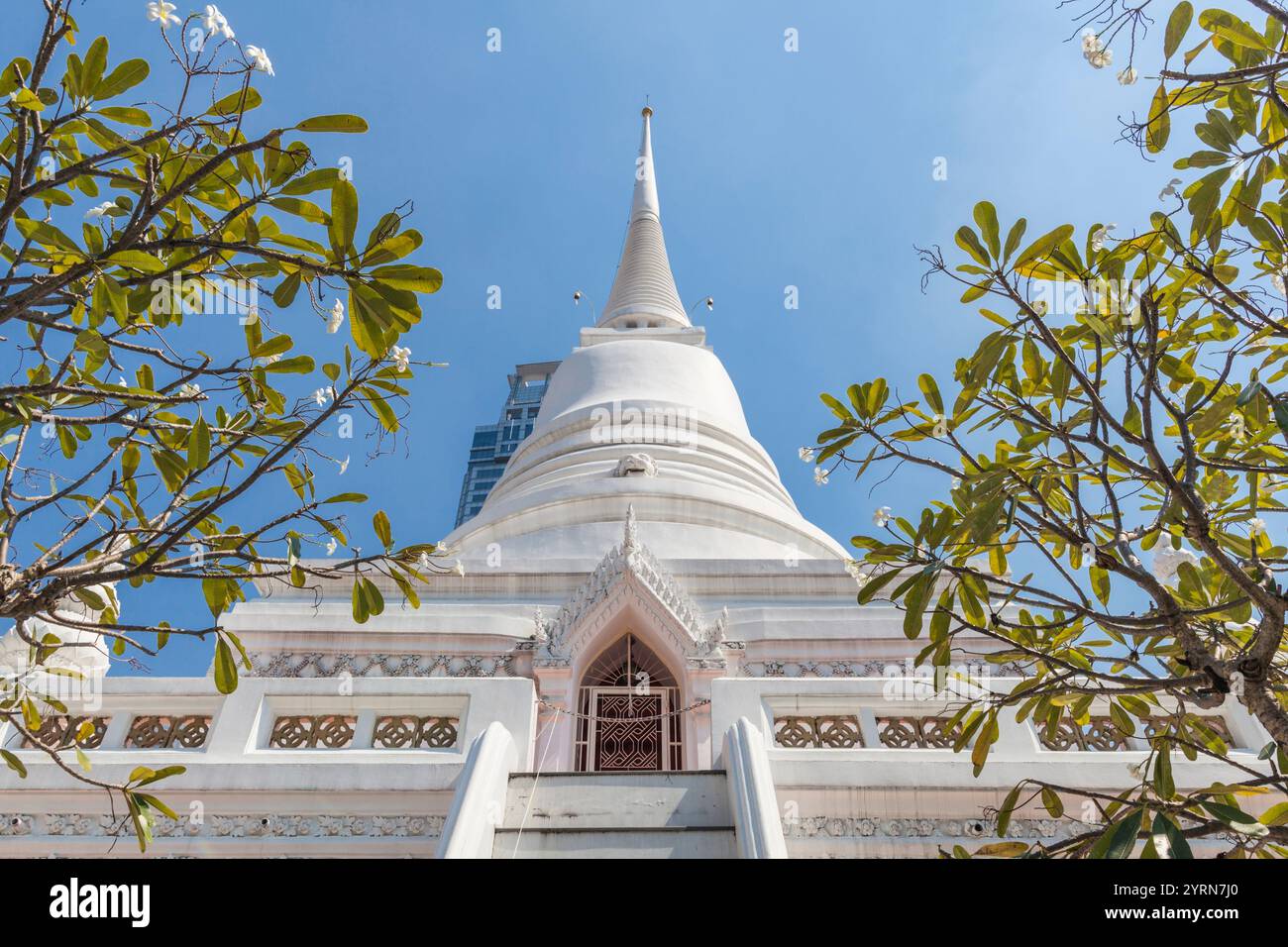 Thailand,Bangkok,Siam Square Area,Wat Pathum Wanaram Stock Photo - Alamy