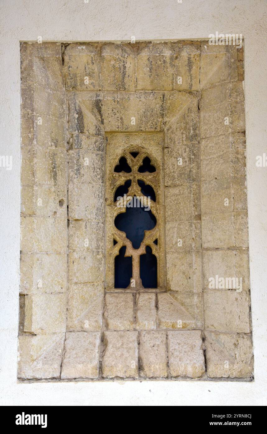 15th century window hi-res stock photography and images - Alamy