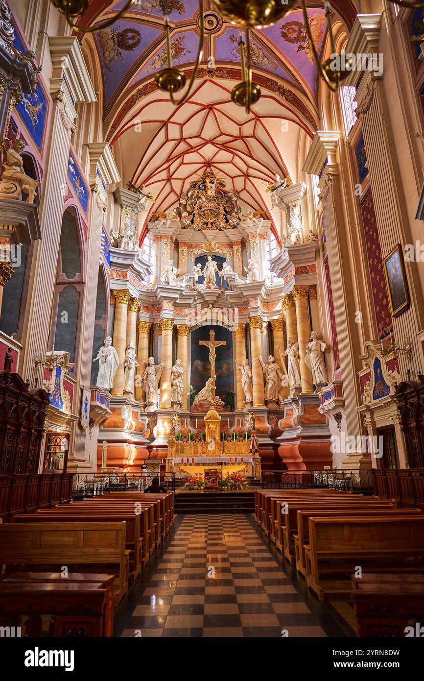 Cathedral-Basilica of St. Peter and St. Paul, The interior of a ...