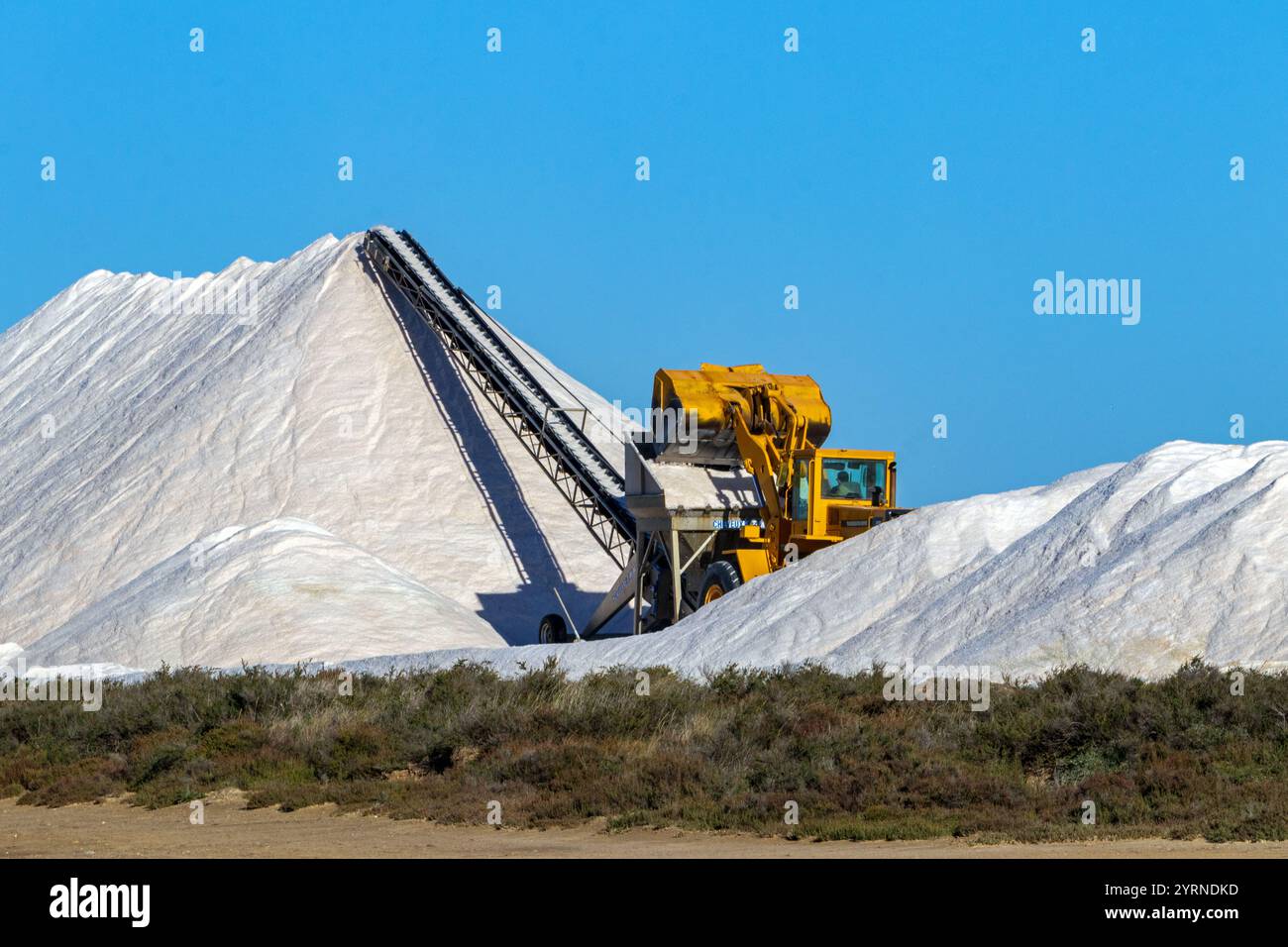 Salt harvesting at the Salin de l’ile St-Martin. Gruissan Saltworks ...