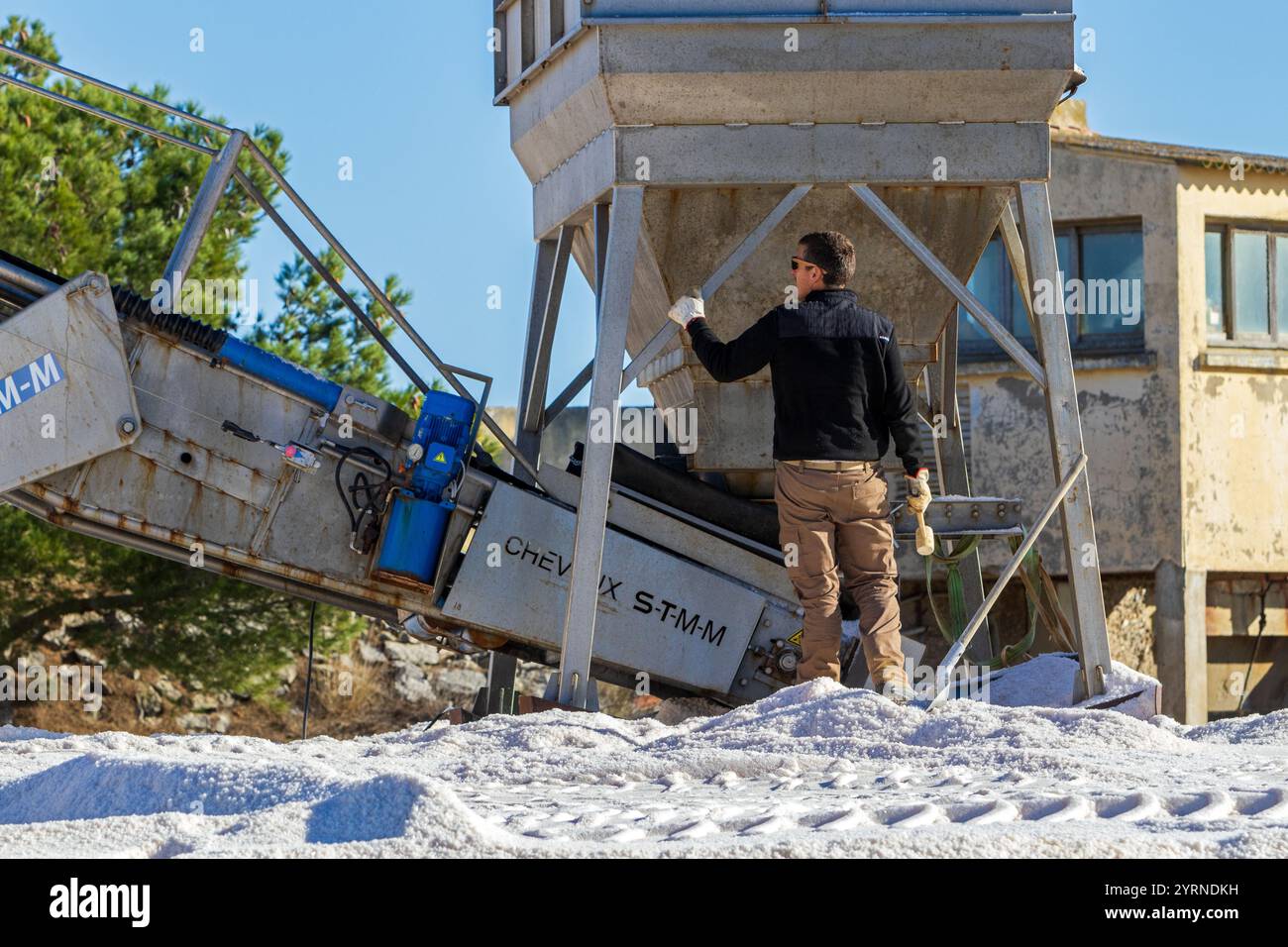 Salt harvesting at the Salin de l’ile St-Martin. Gruissan Saltworks ...
