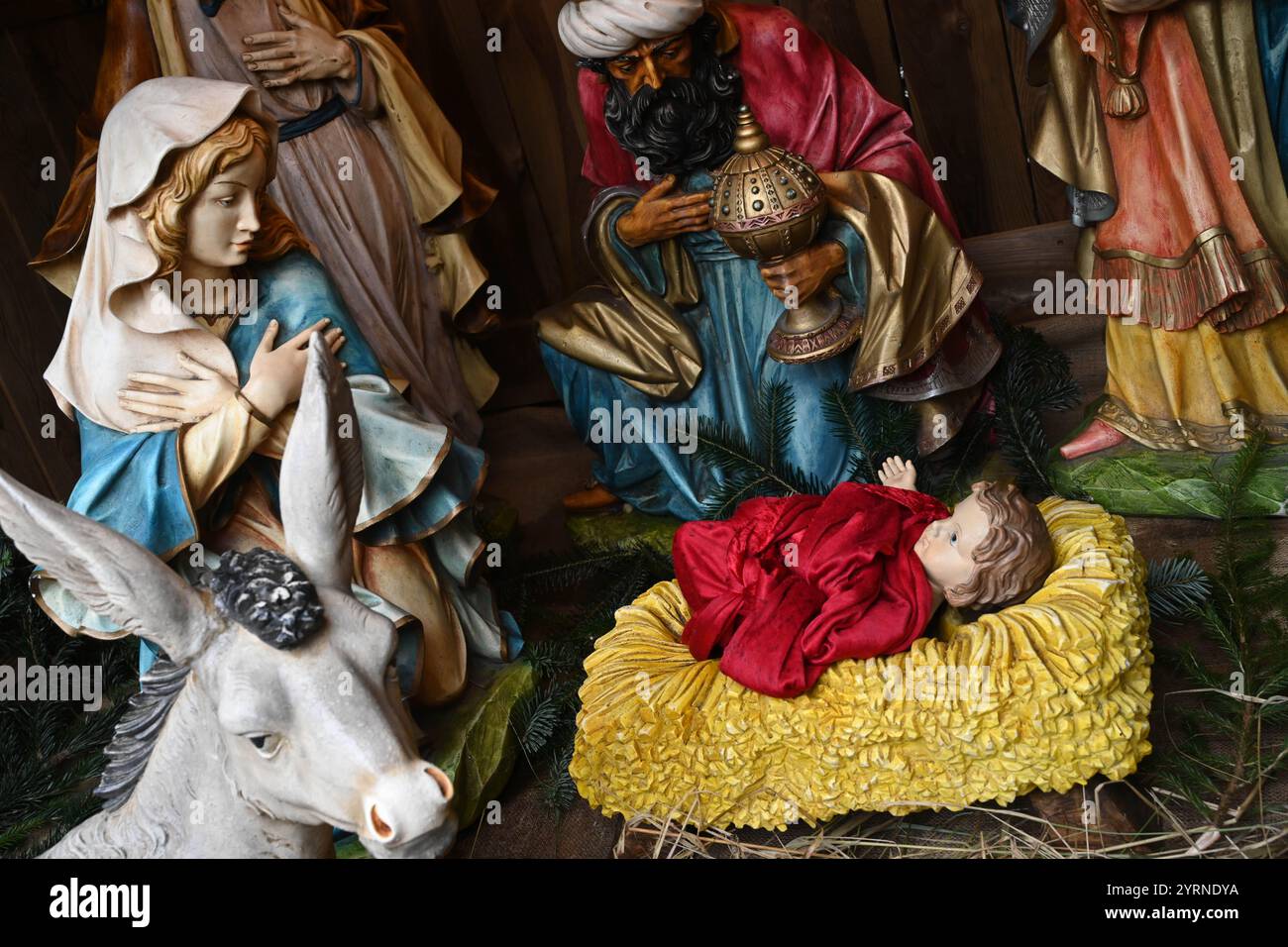 Greifswald, Germany. 04th Dec, 2024. A nativity scene with the figures ...