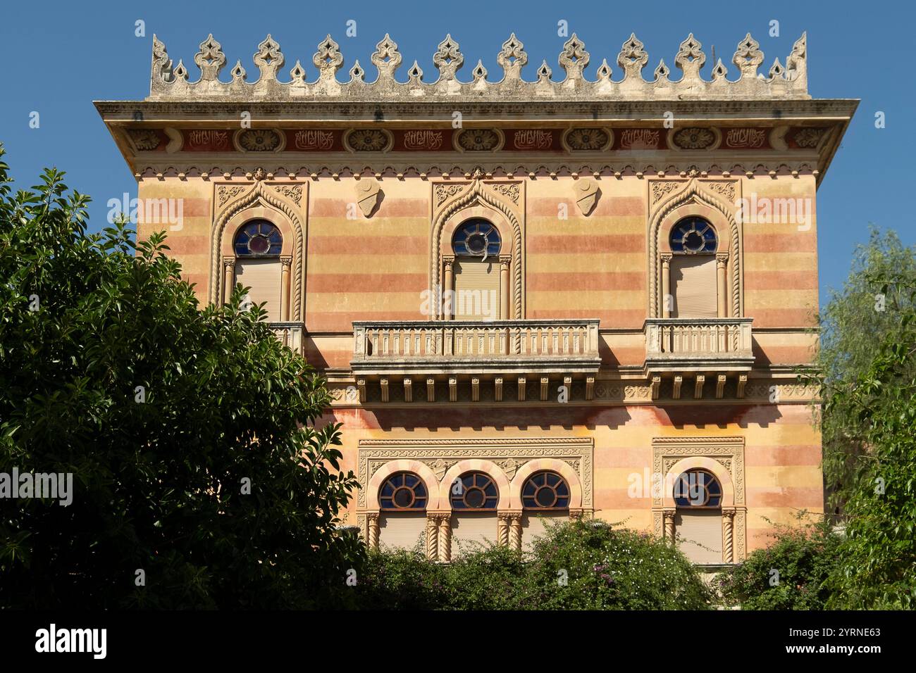 Villa moorish style architecture hi-res stock photography and images ...