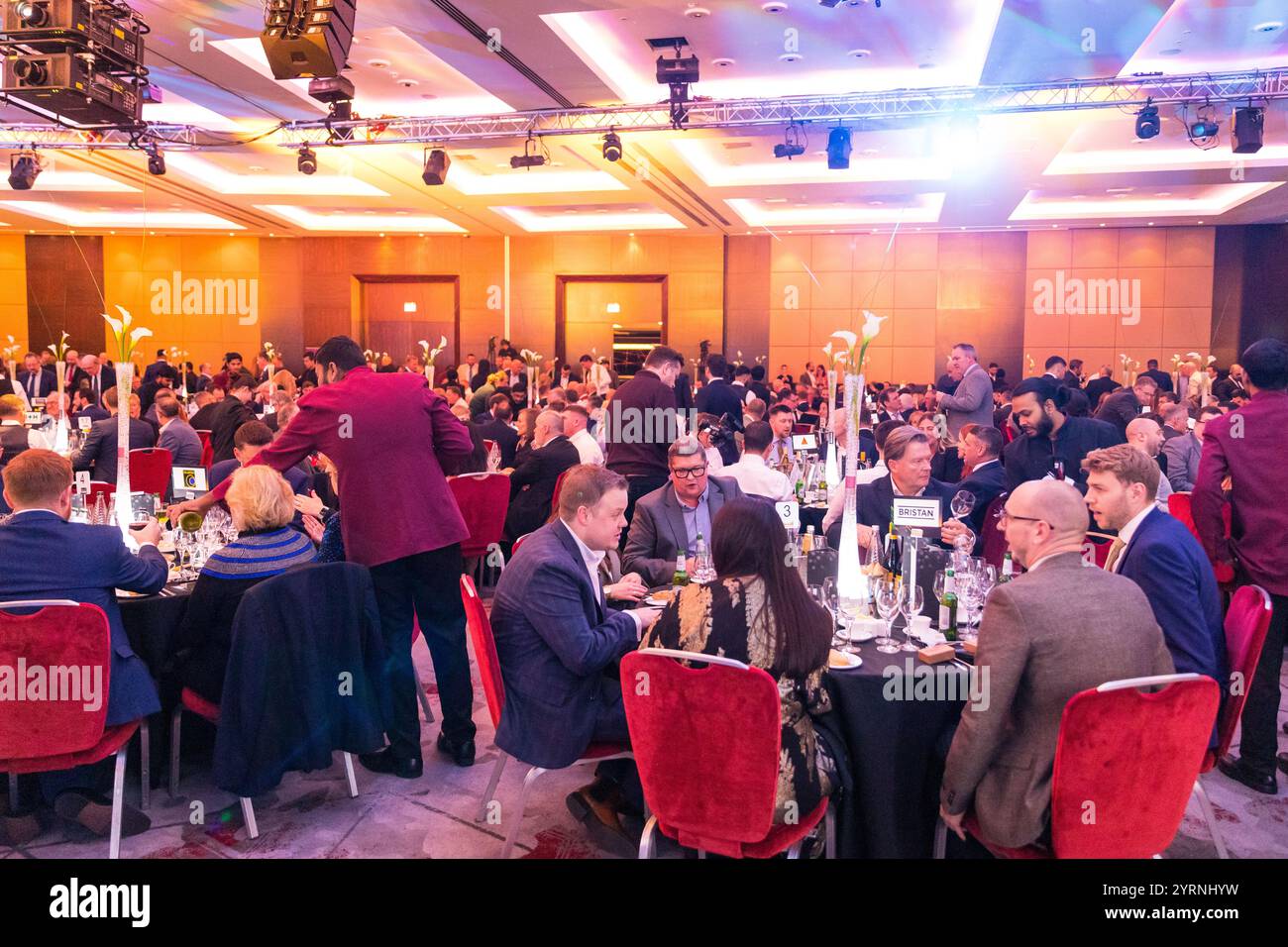 Room full people speaker hi-res stock photography and images - Alamy