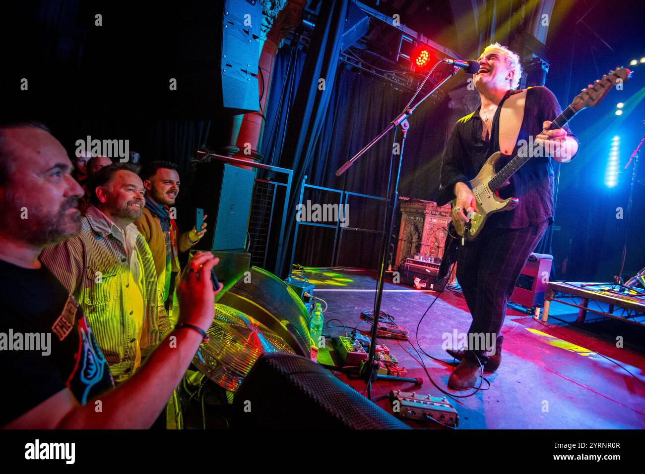 Philip Sayce on vocals & guitar Stock Photo - Alamy