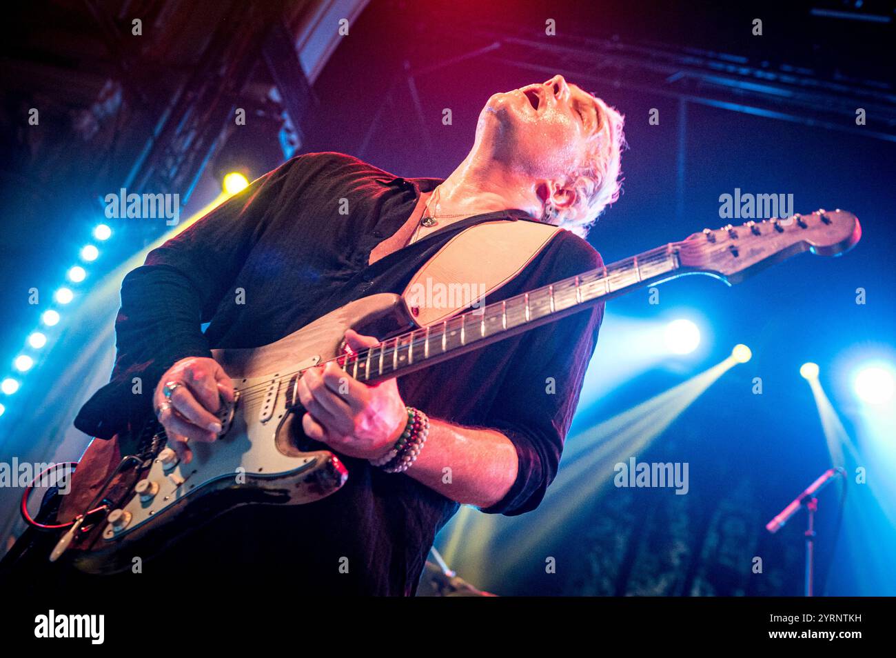 Philip Sayce on vocals & guitar Stock Photo - Alamy
