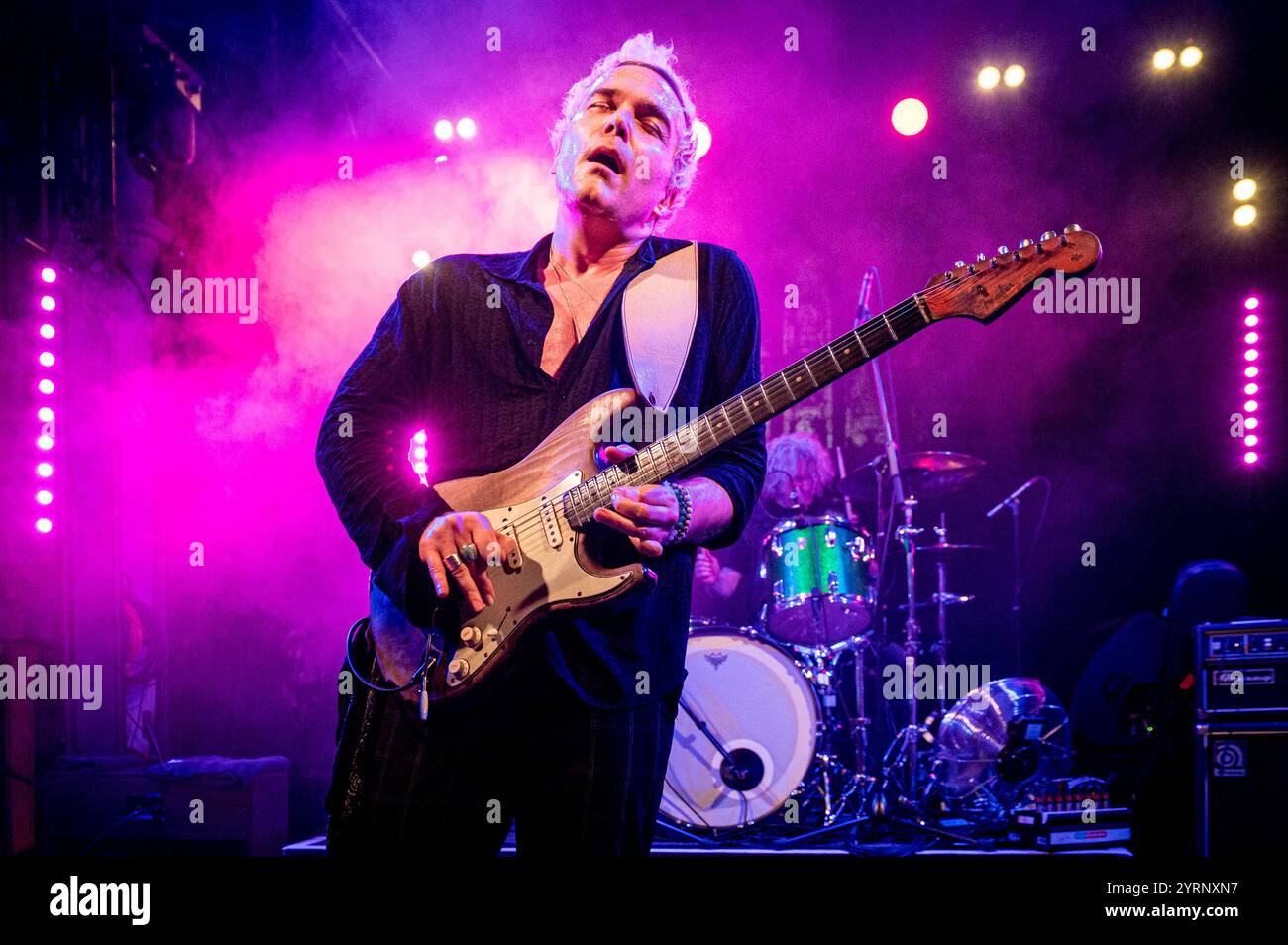 Philip Sayce on vocals & guitar Stock Photo - Alamy