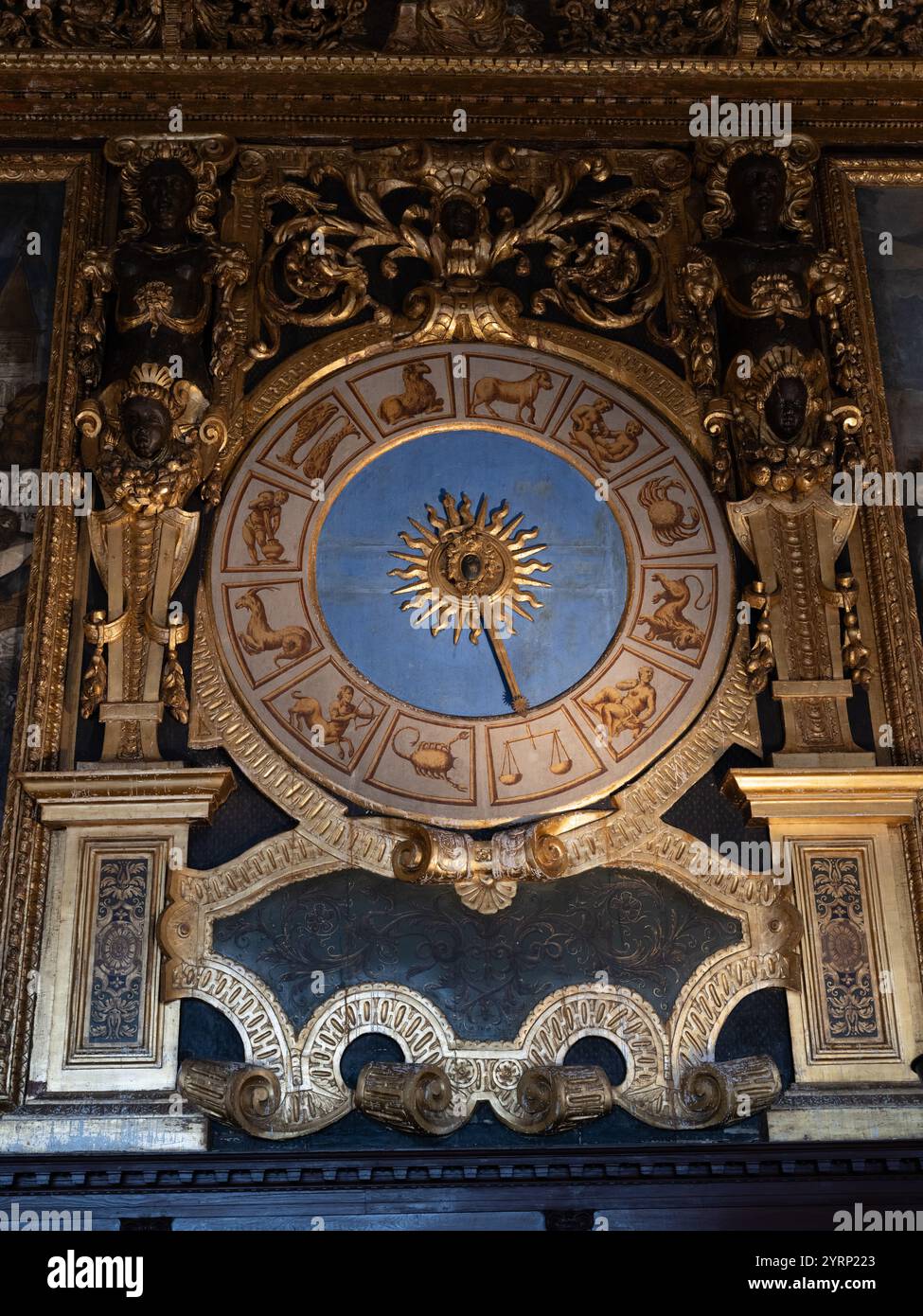 Doges palace clock hi-res stock photography and images - Alamy