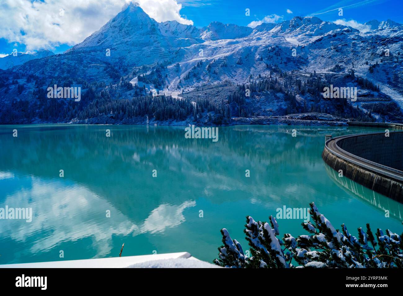 A view of the picturesque alpine lake with azure water and reflections ...