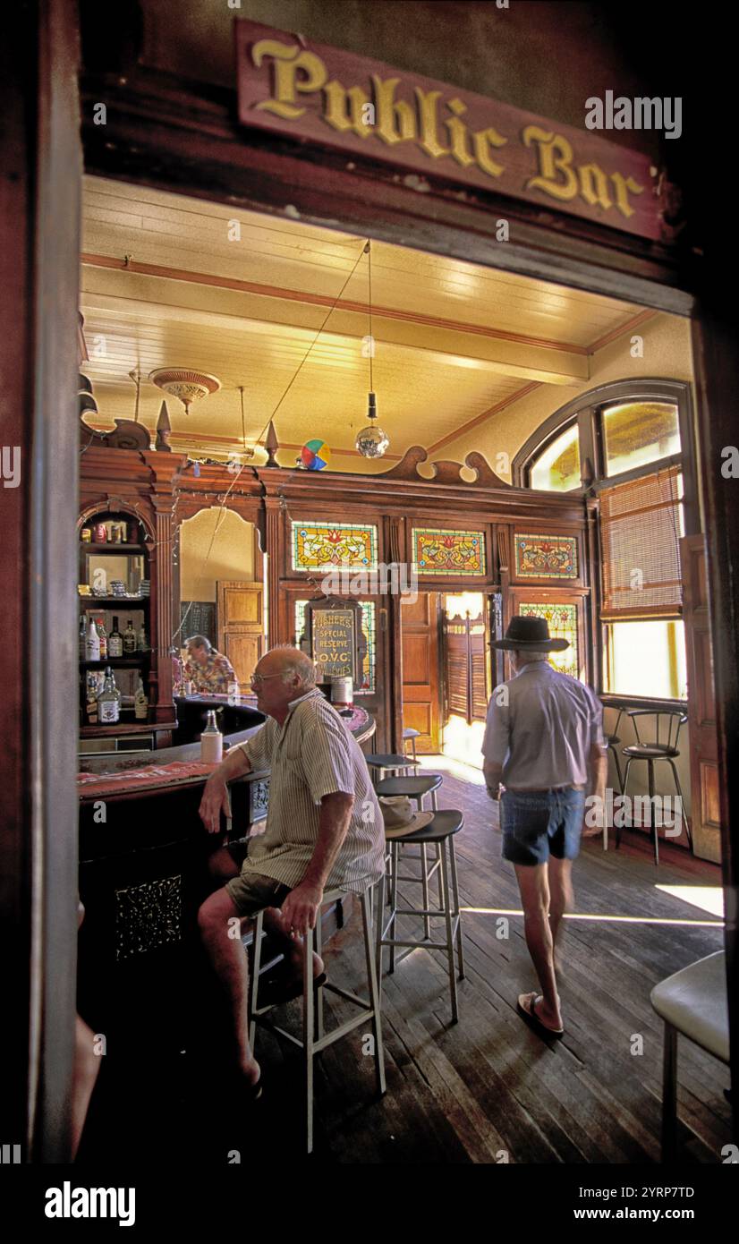 Australia; Queensland, Ravenswood, Imperial Hotel, bar outback; bar ...