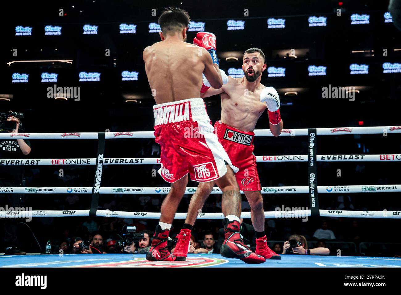 Gabriel Muratalla (L) and Carlos Fontes (R) Bantamweight fight during ...