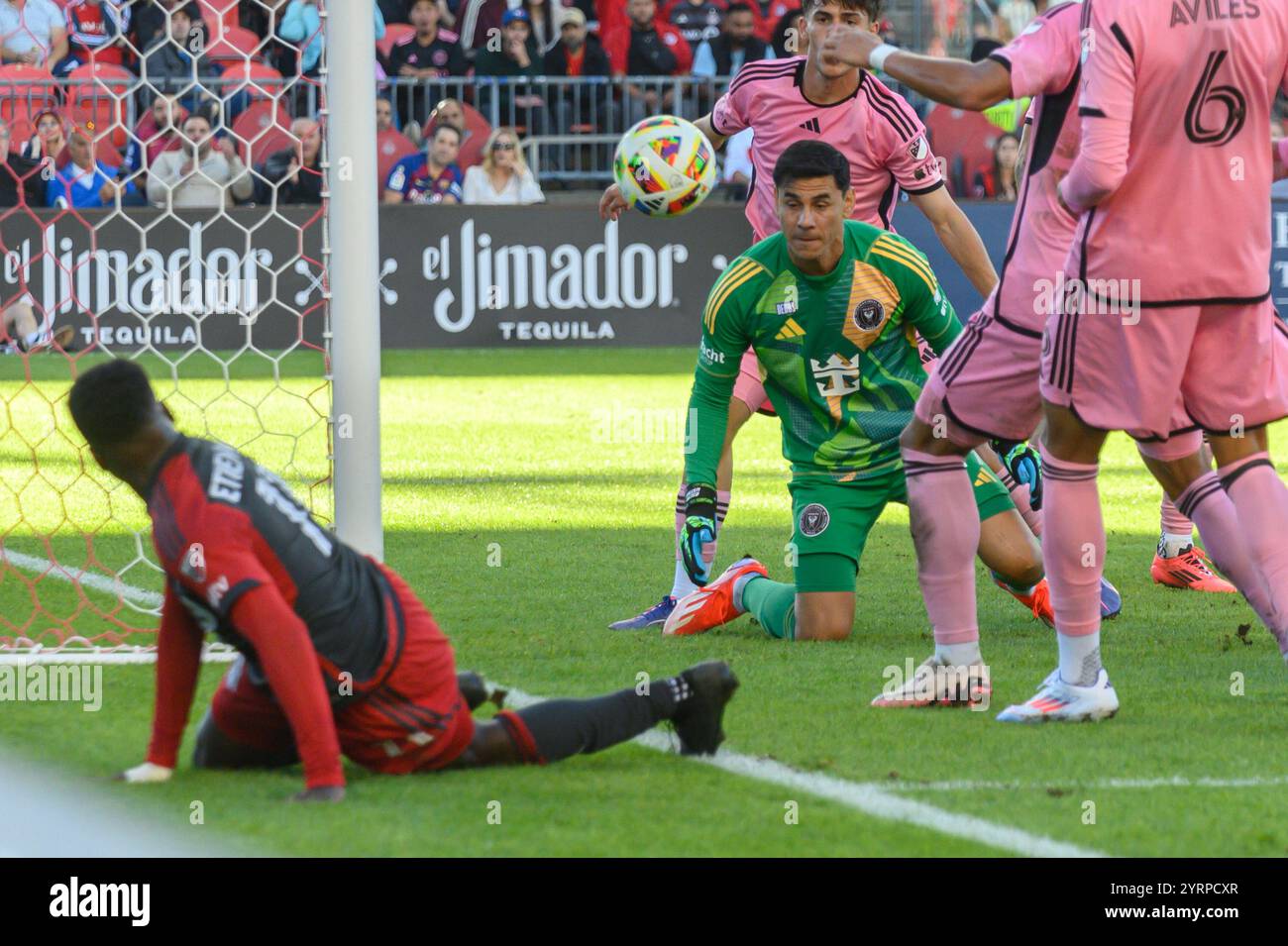 Toronto, ON, Canada - October 5, 2024: Oscar Ustari #19 goalkeeper of ...