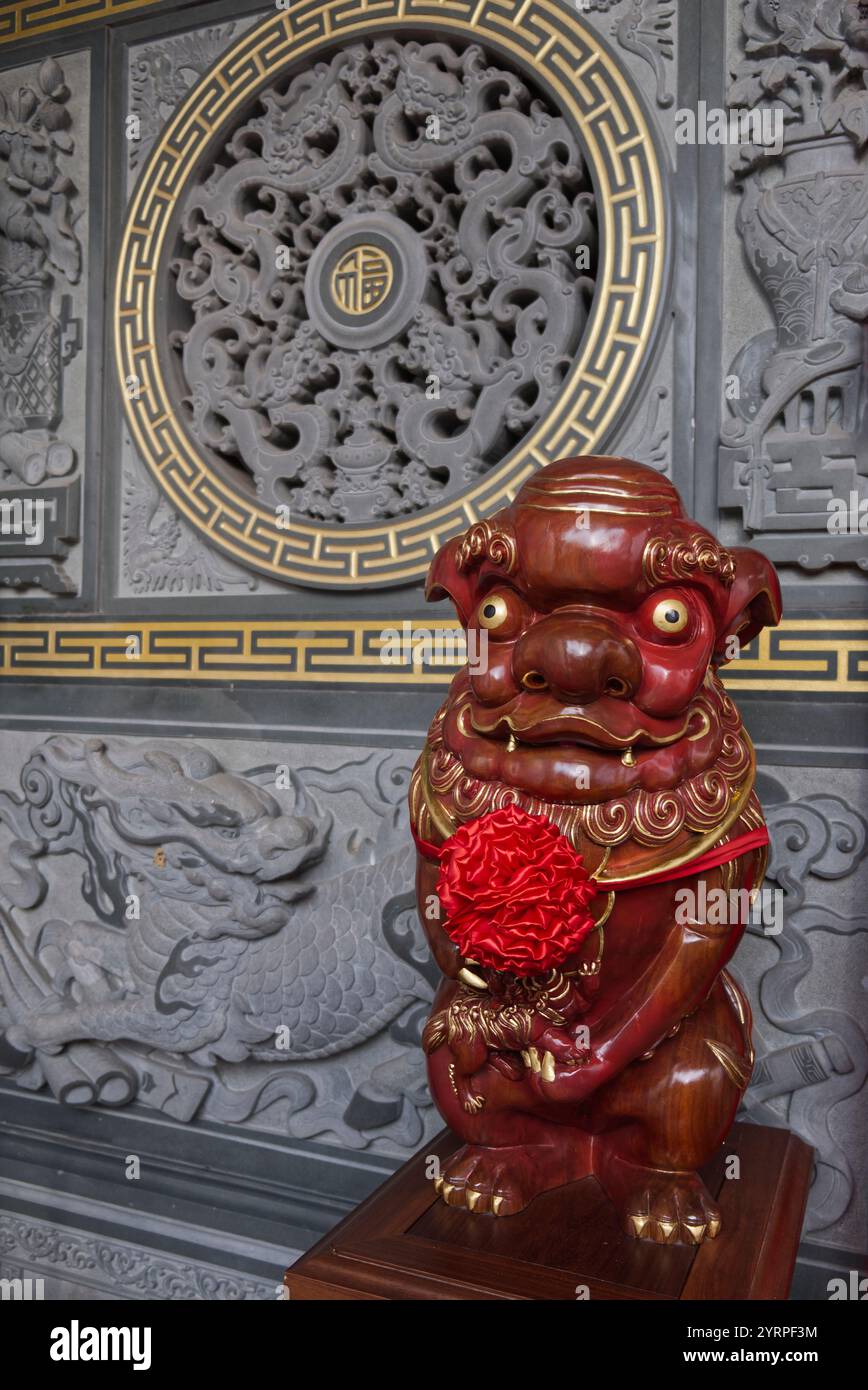decorative lion statue in traditional architecture Stock Photo - Alamy