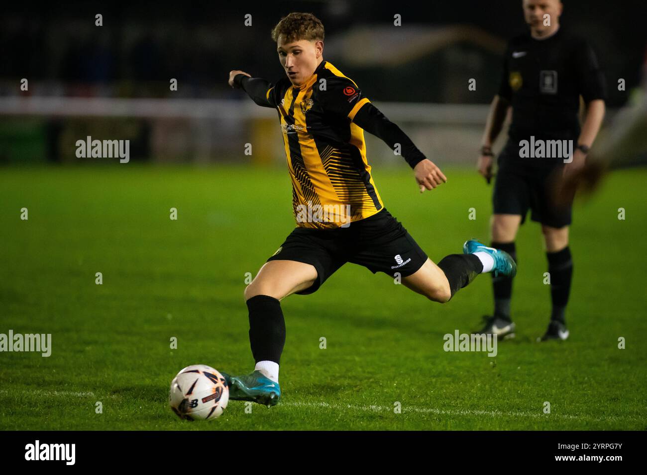 Leamington, England - Dec 3 2024: Ewan Williams takes a shot during the ...