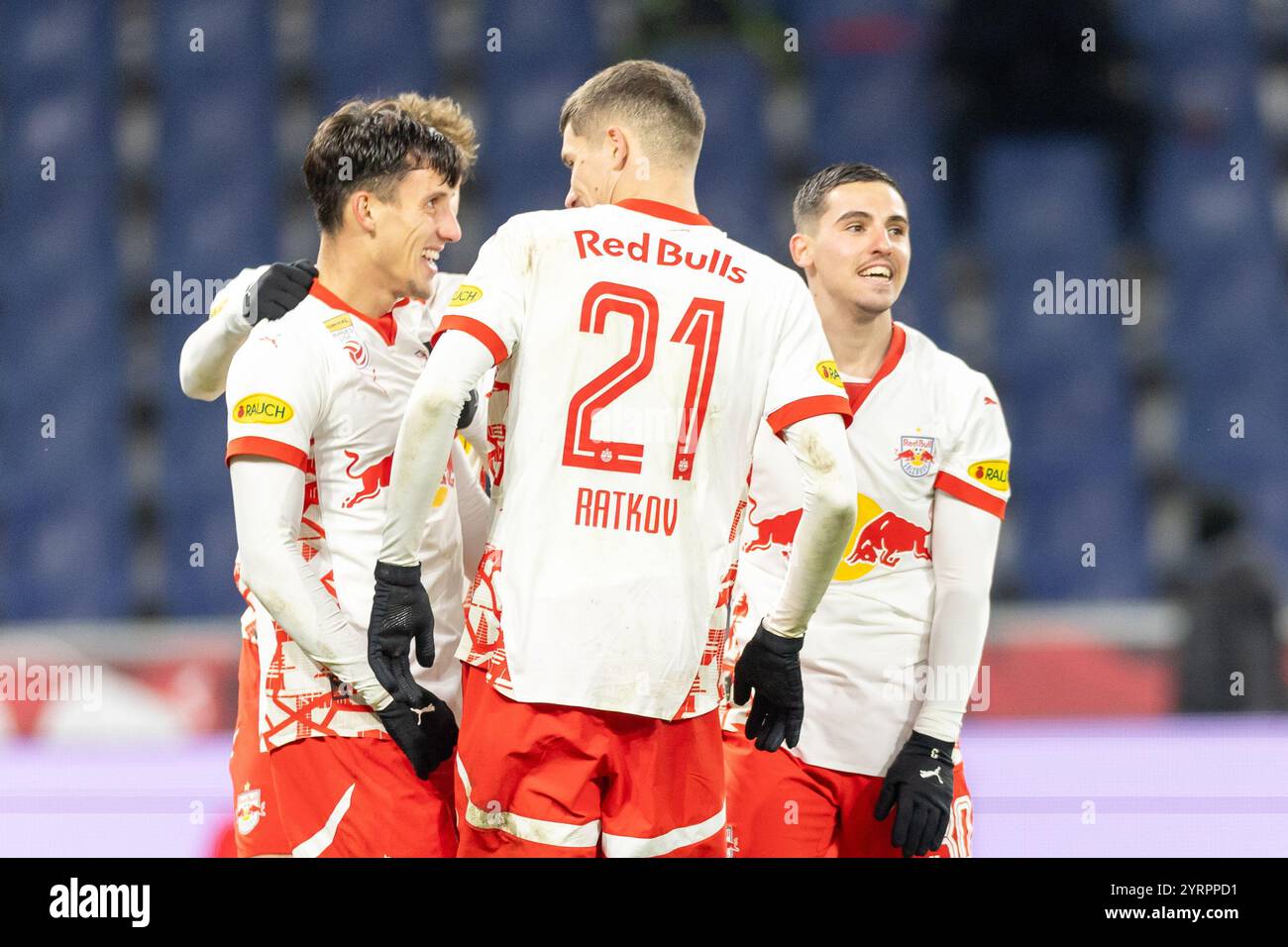 ABD0116 20241204 - SALZBURG - ÖSTERREICH: FC Red Bull Salzburg feiert ...