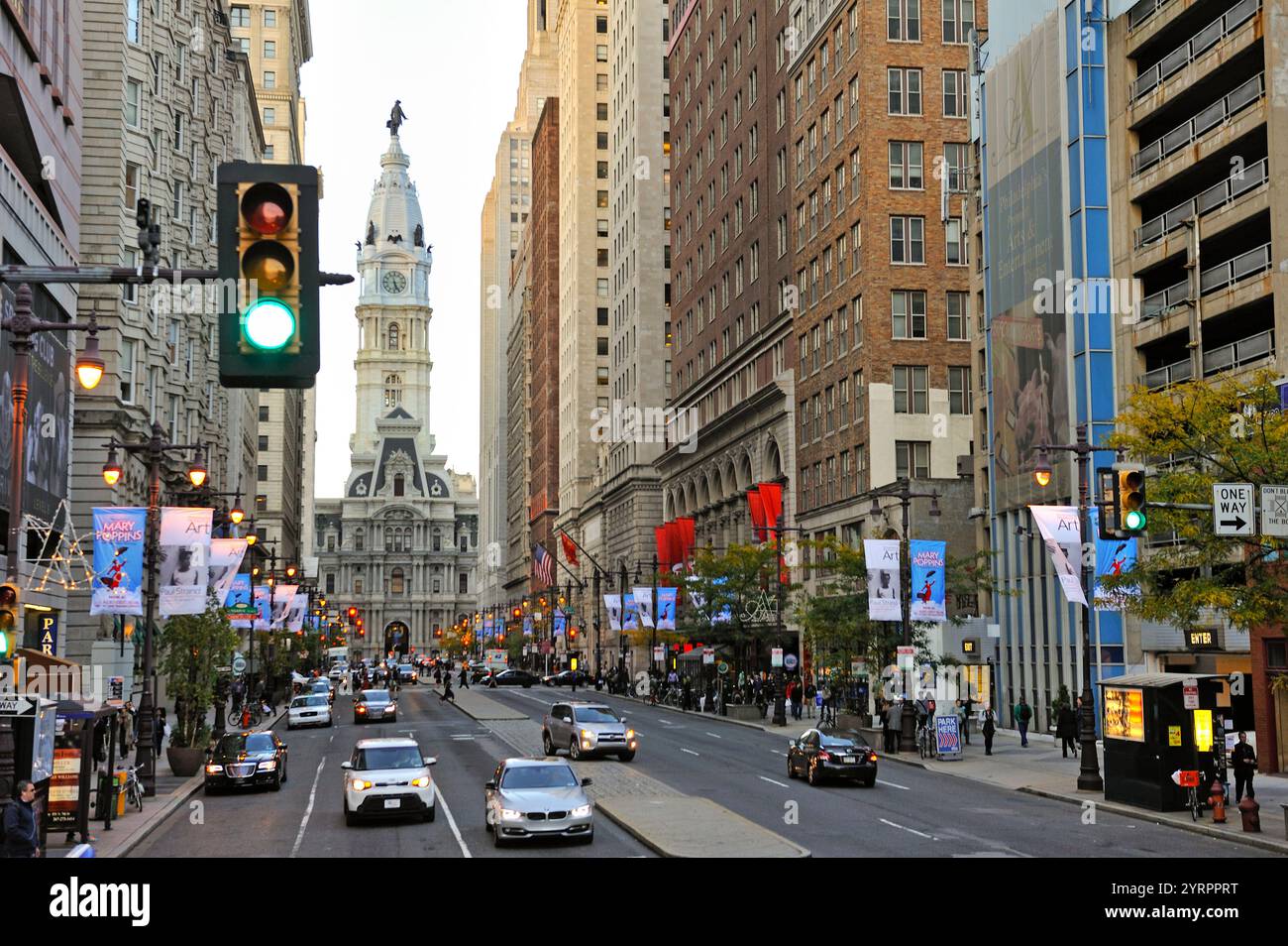 South broad street philadelphia city hi-res stock photography and ...