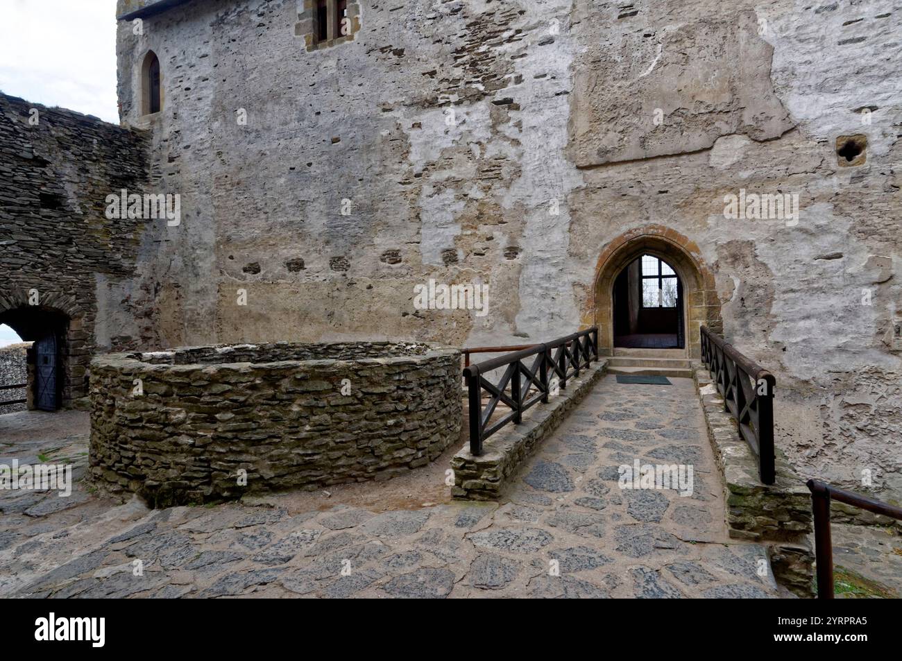 Zřícenina hradu Bezděz / Bezděz Castle Ruins Stock Photo - Alamy