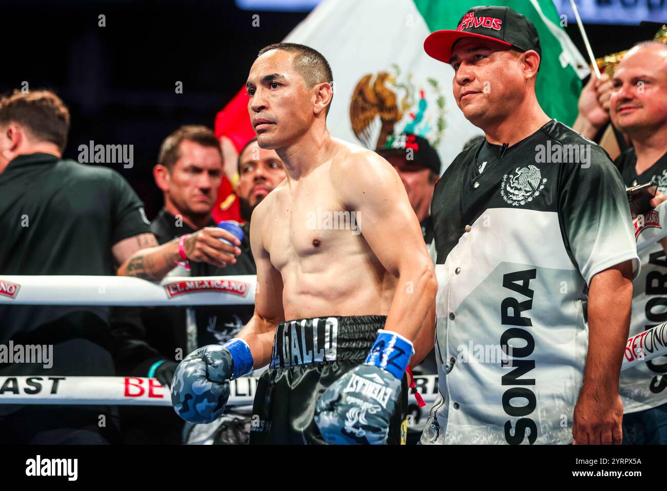 PHOENIX, ARIZONA - JUNE 29: Juan Francisco El 'Gallo' Estrada Estrada ...