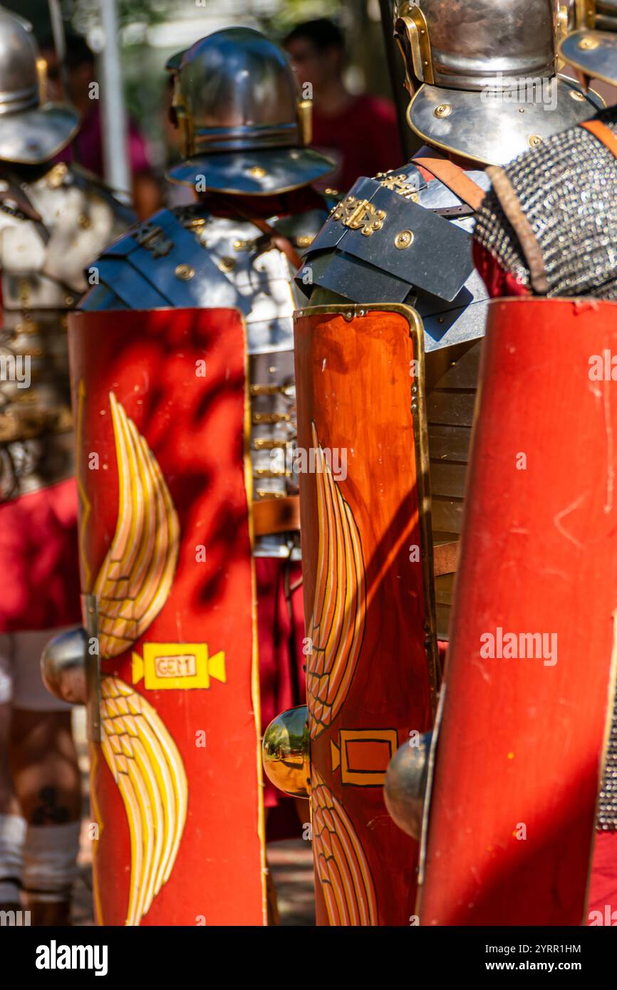 Roman legionaries in formation hi-res stock photography and images - Alamy