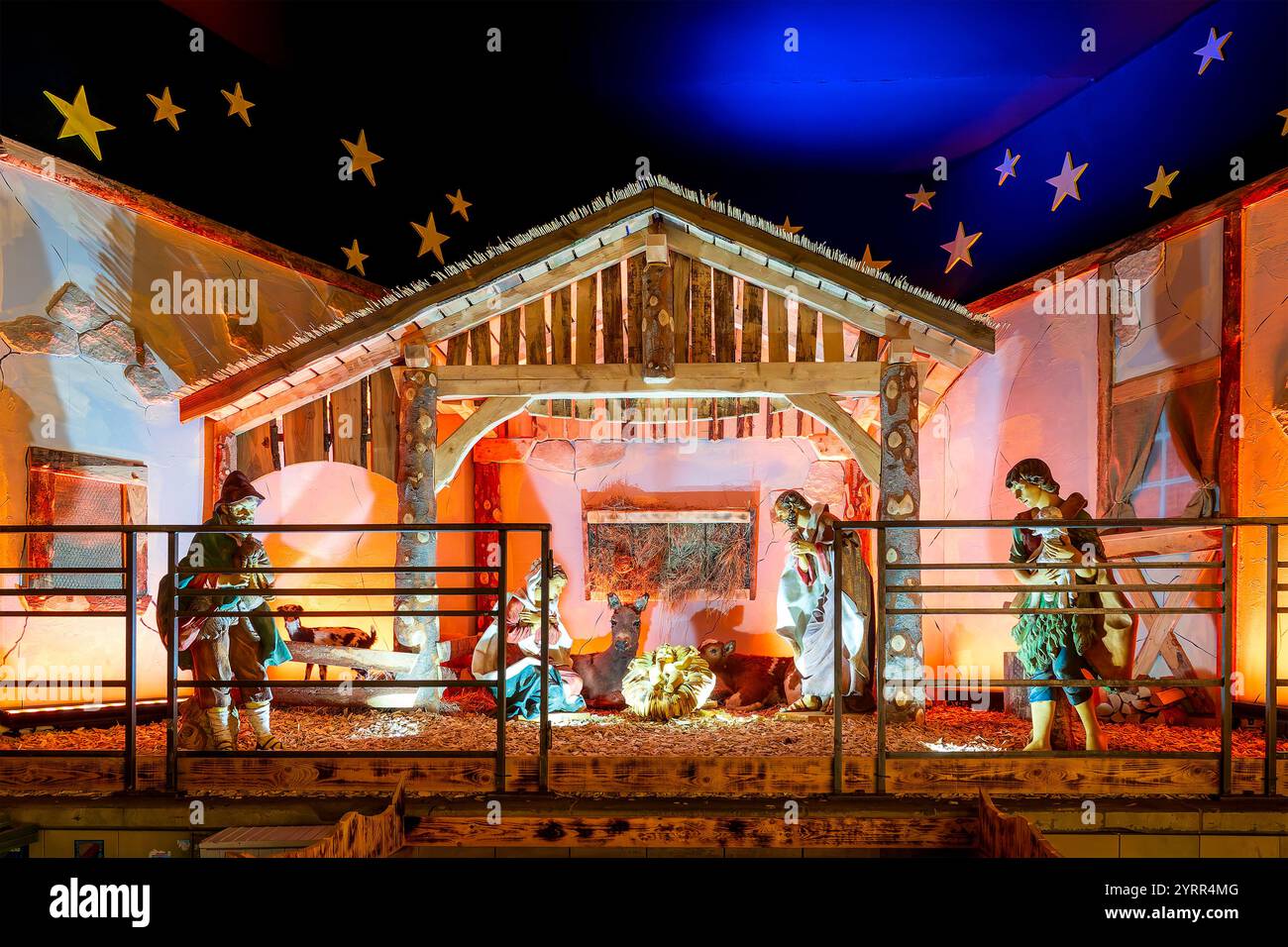 Life sized nativity christmas hi-res stock photography and images - Alamy