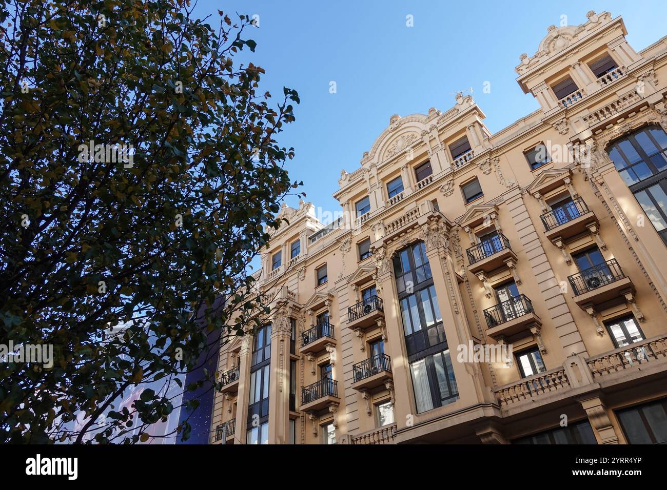 Historic looking building hi-res stock photography and images - Alamy