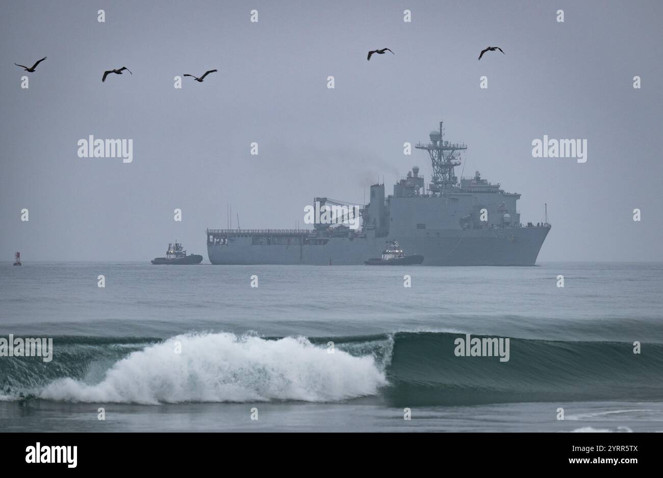 USS Comstock (LSD 45) makes its way toward Naval Surface Warfare Center ...
