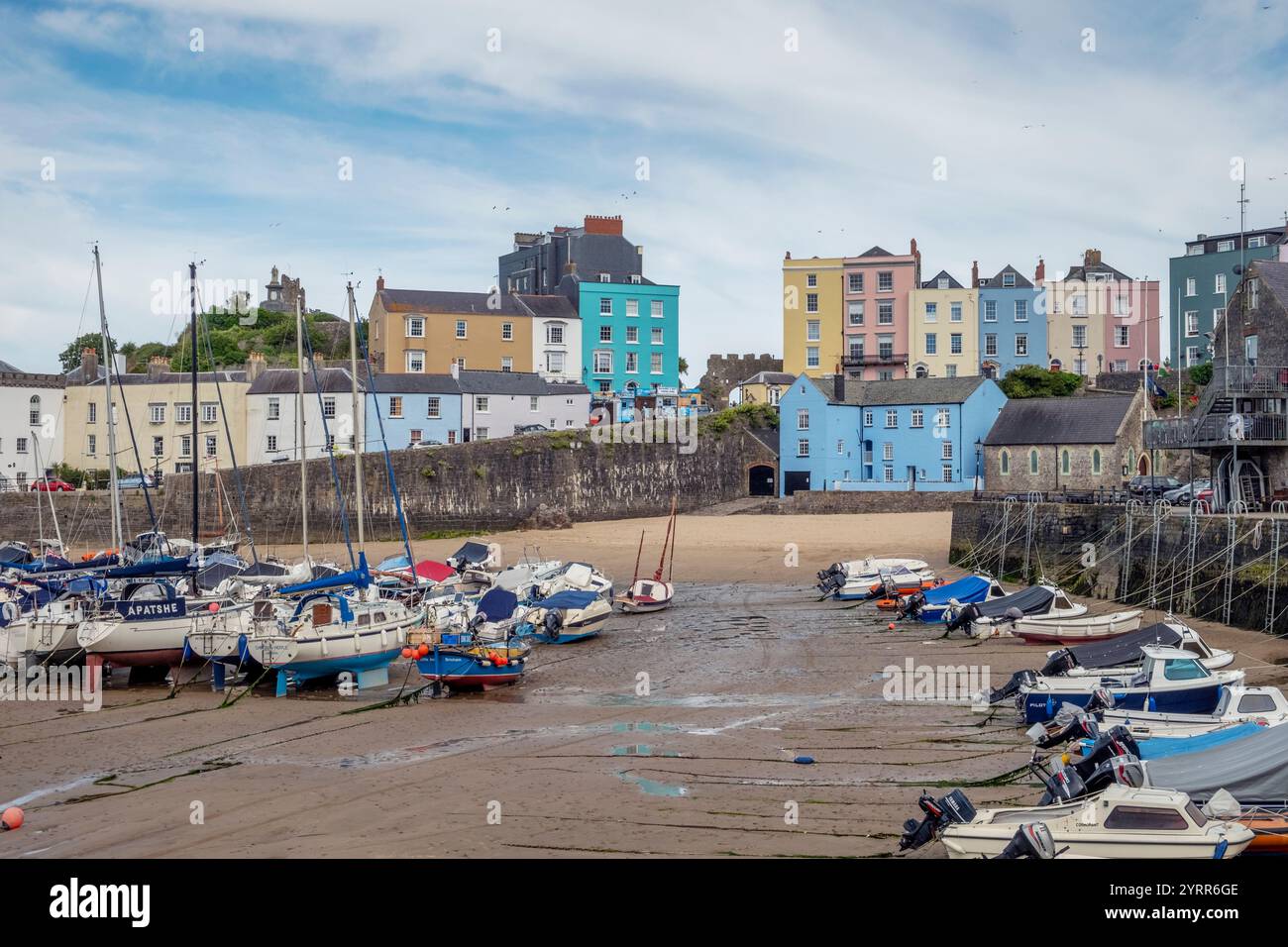 Tide out in Tenby Harbour Stock Photo - Alamy