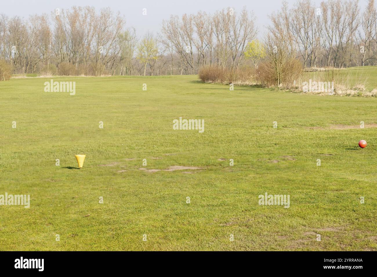 Abandoned golf course hi-res stock photography and images - Alamy