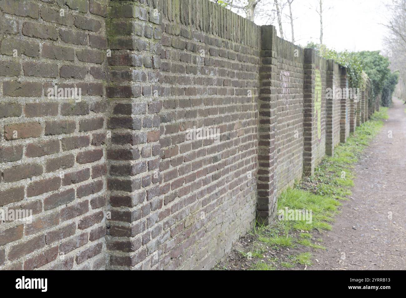 Industrial estate walls hi-res stock photography and images - Alamy
