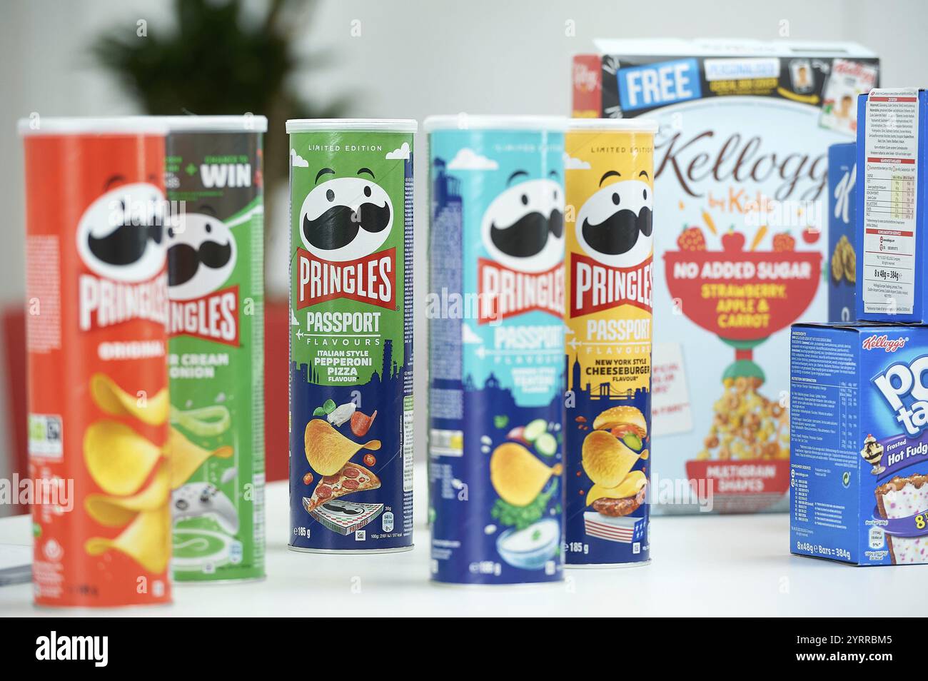 Pringles snacks hi-res stock photography and images - Alamy