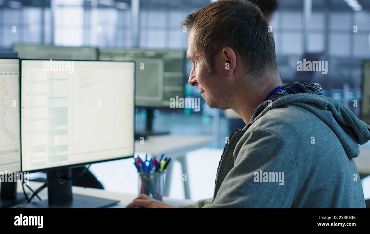 Admin in server hub coding hi-res stock photography and images - Alamy