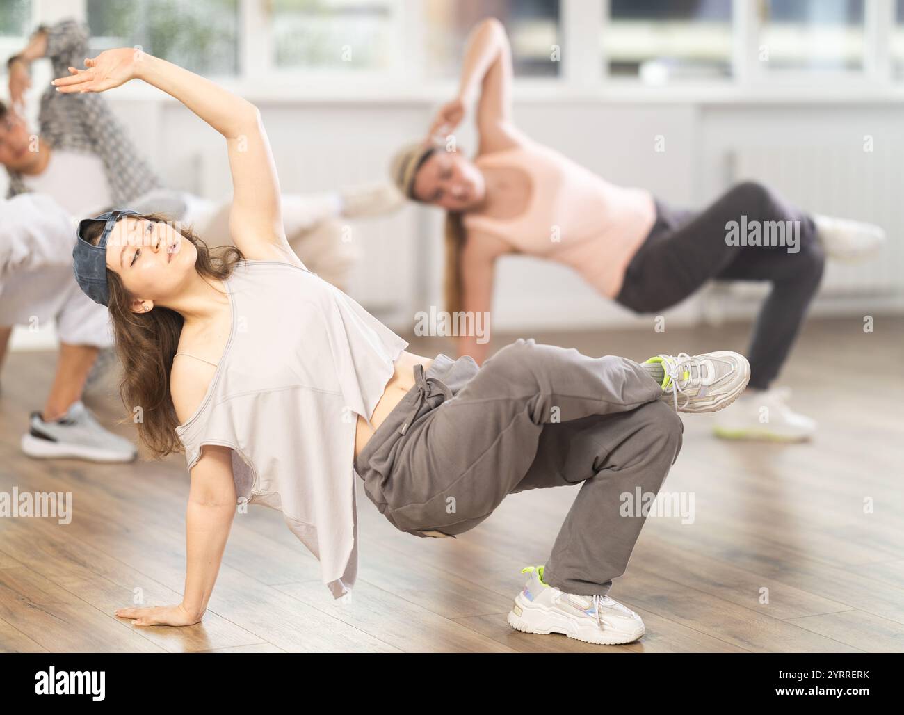 Breaking dance class hi-res stock photography and images - Alamy