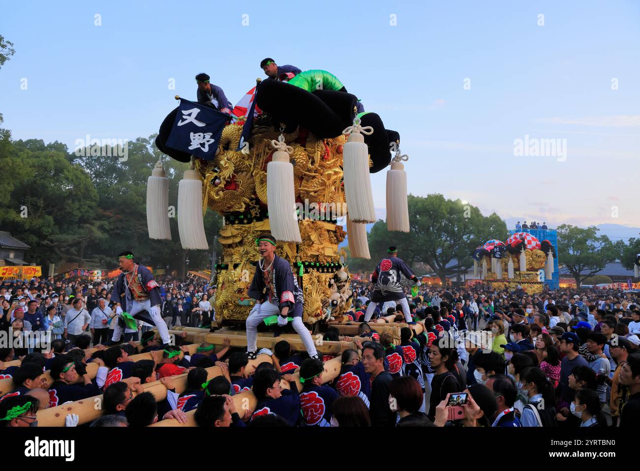 Niihama Taiko Festival: Hachiman Shrine Kakikurabe, Niihama City, Ehime ...