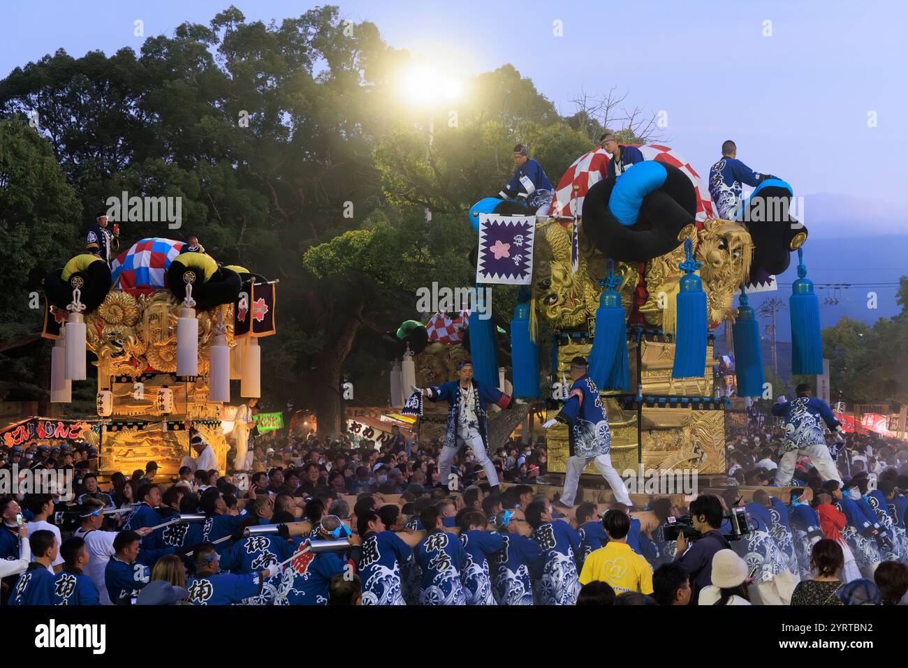 Niihama Taiko Festival: Hachiman Shrine Kakikurabe, Niihama City, Ehime ...