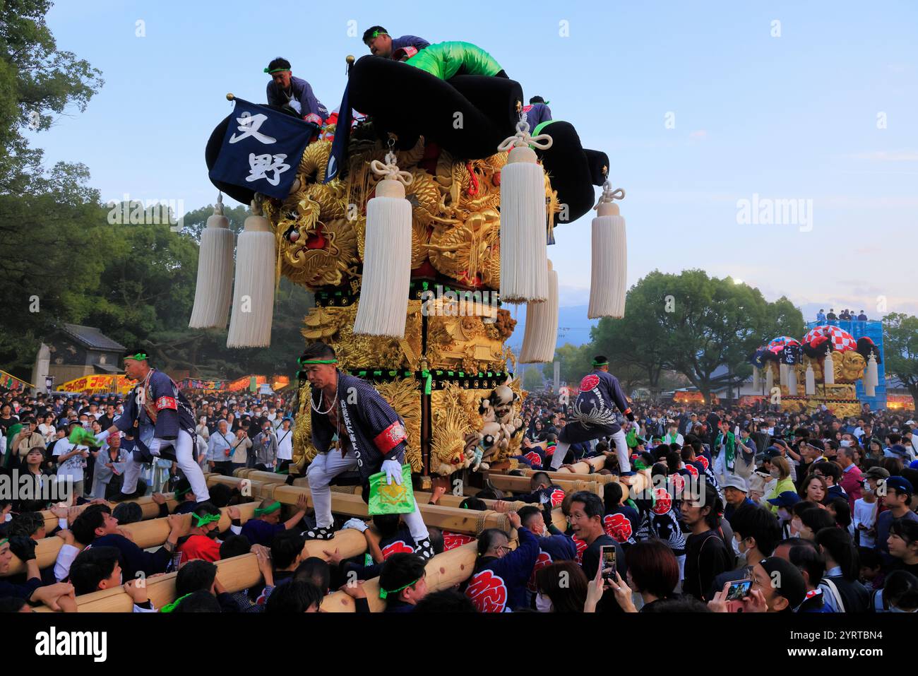 Niihama Taiko Festival: Hachiman Shrine Kakikurabe, Niihama City, Ehime ...