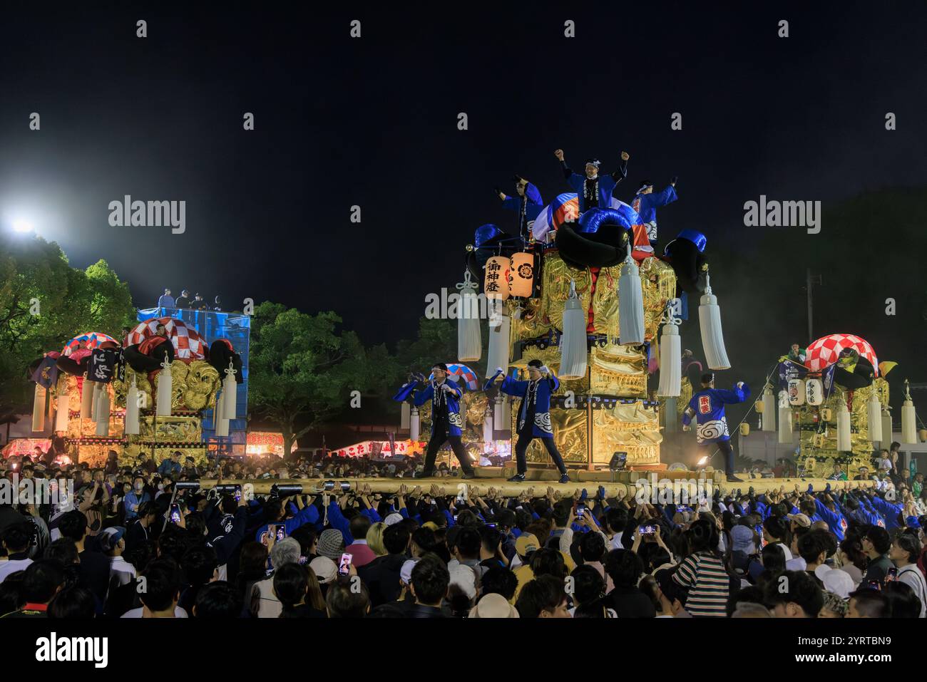 Niihama Taiko Festival: Hachiman Shrine Kakikurabe, Niihama City, Ehime ...