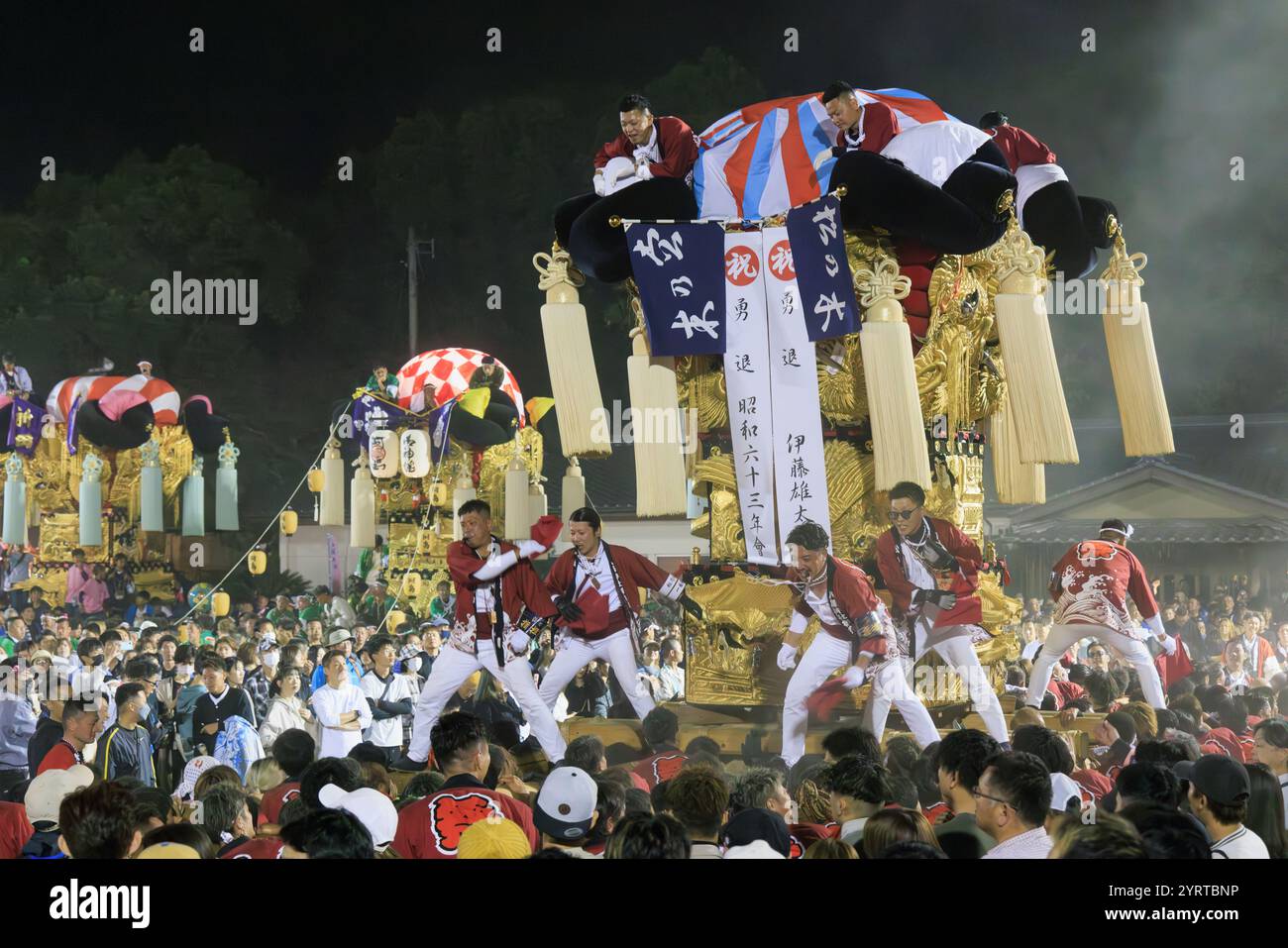 Niihama Taiko Festival: Hachiman Shrine Kakikurabe, Niihama City, Ehime ...