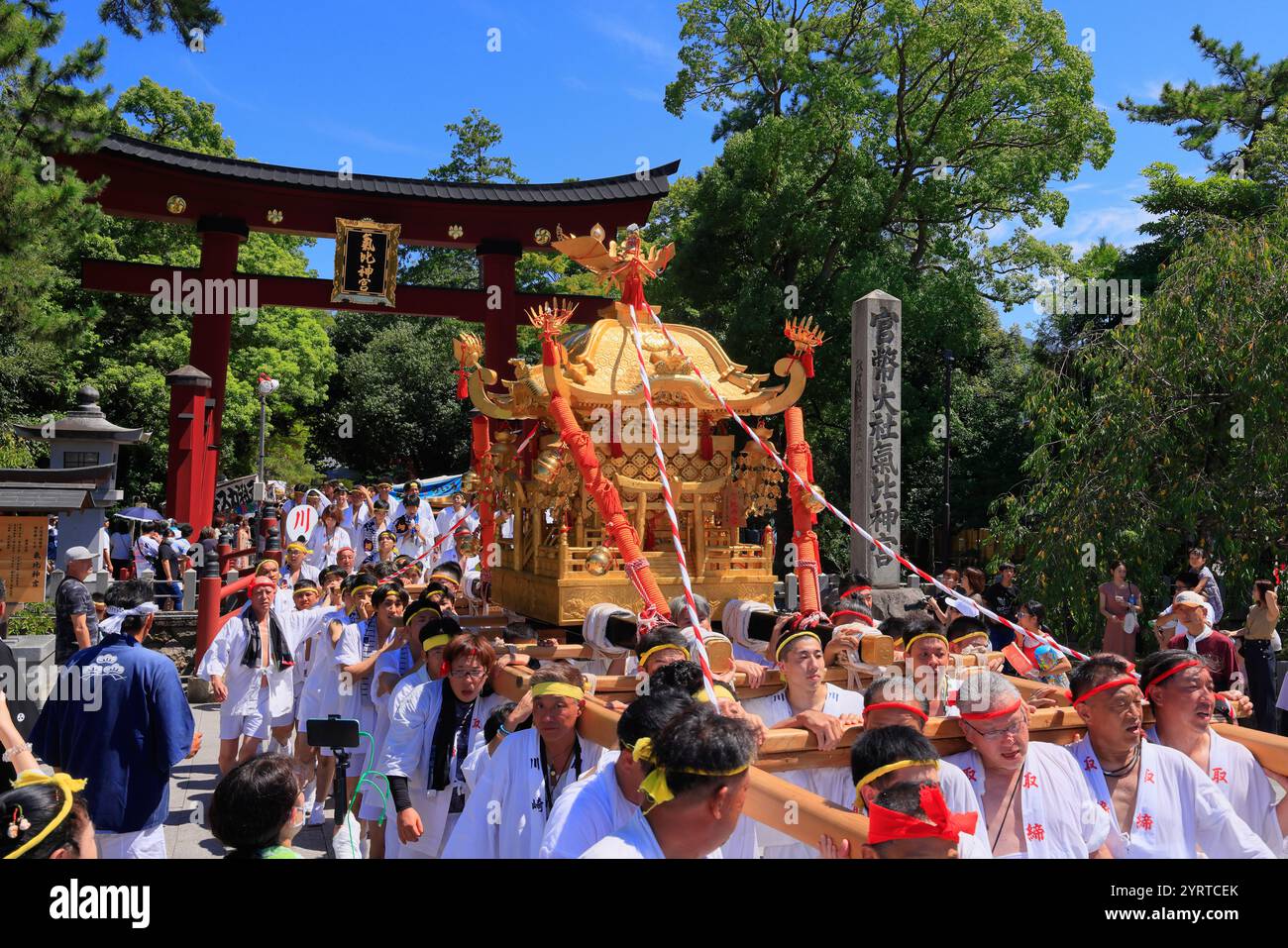 Tsuruga Festival: Mikoshi Procession, Tsuruga City, Fukui Prefecture ...