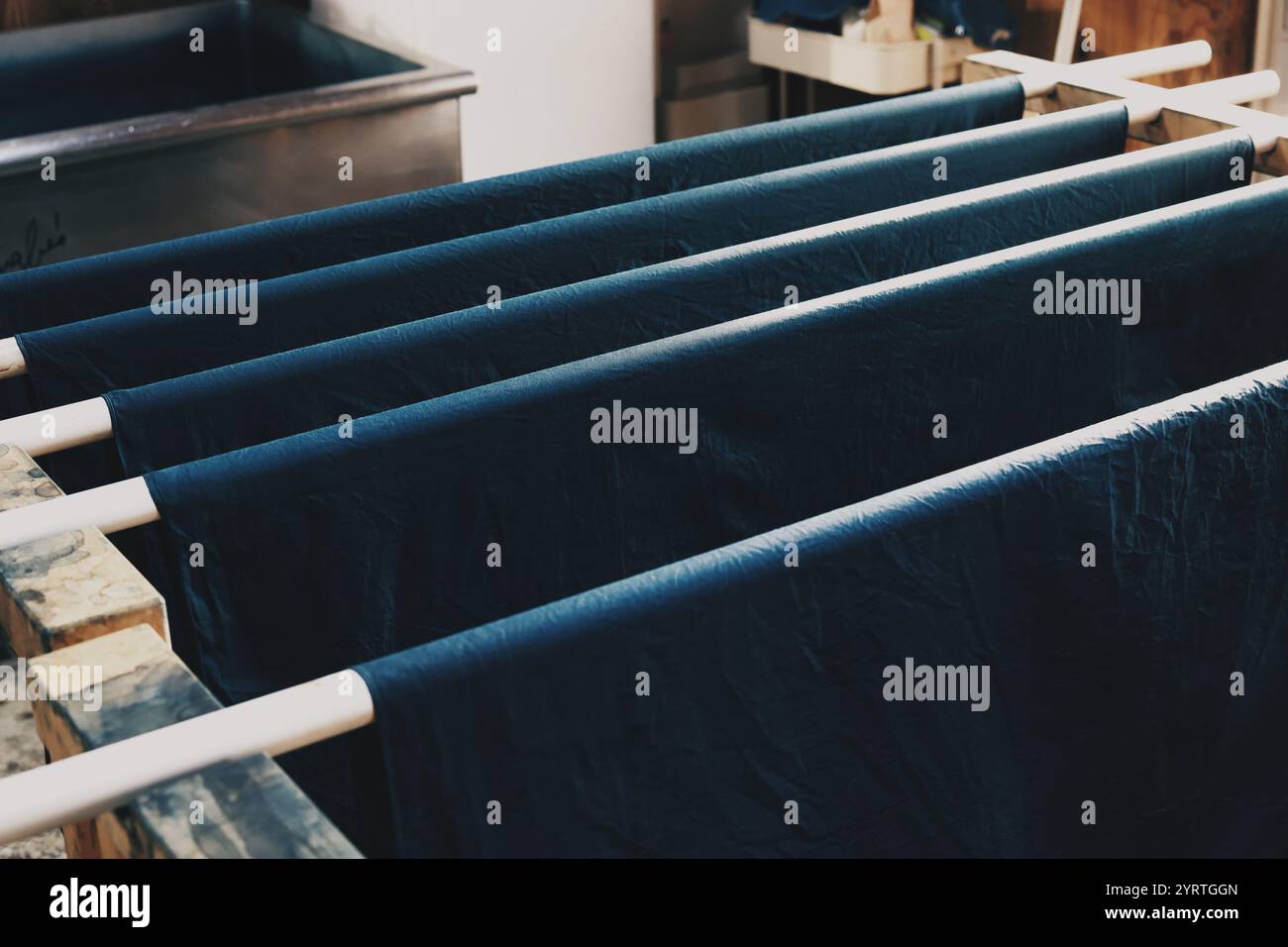 Indigo dye japan hi-res stock photography and images - Alamy