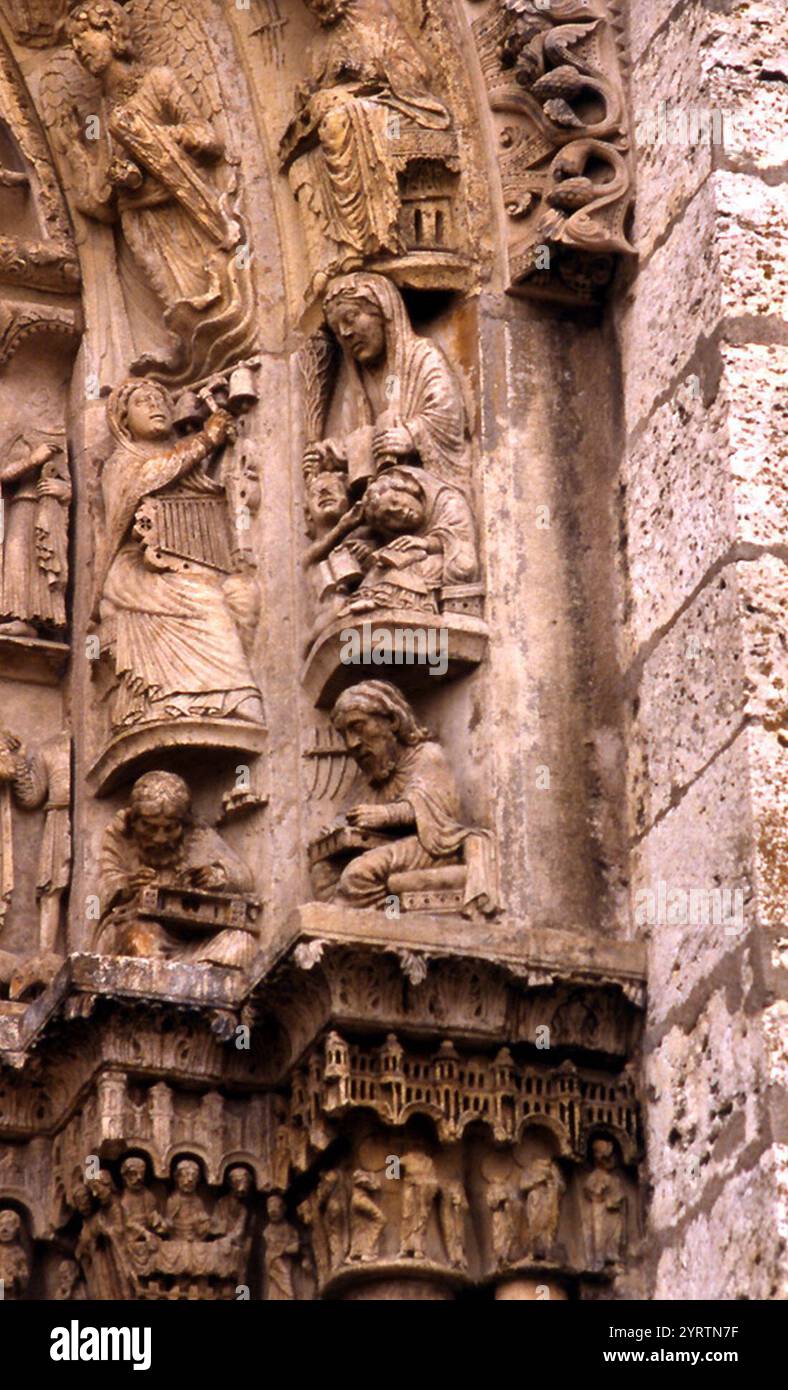 Chartres Cathedral; Liberal Arts and Ancients; archivolts, right portal ...