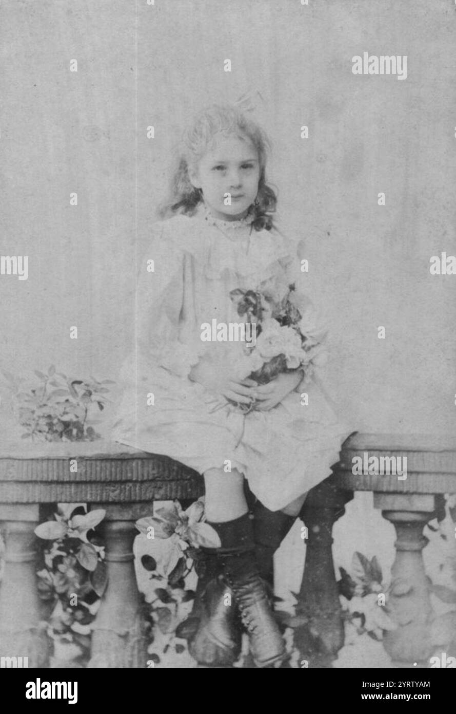 Chica con rosas hi-res stock photography and images - Alamy